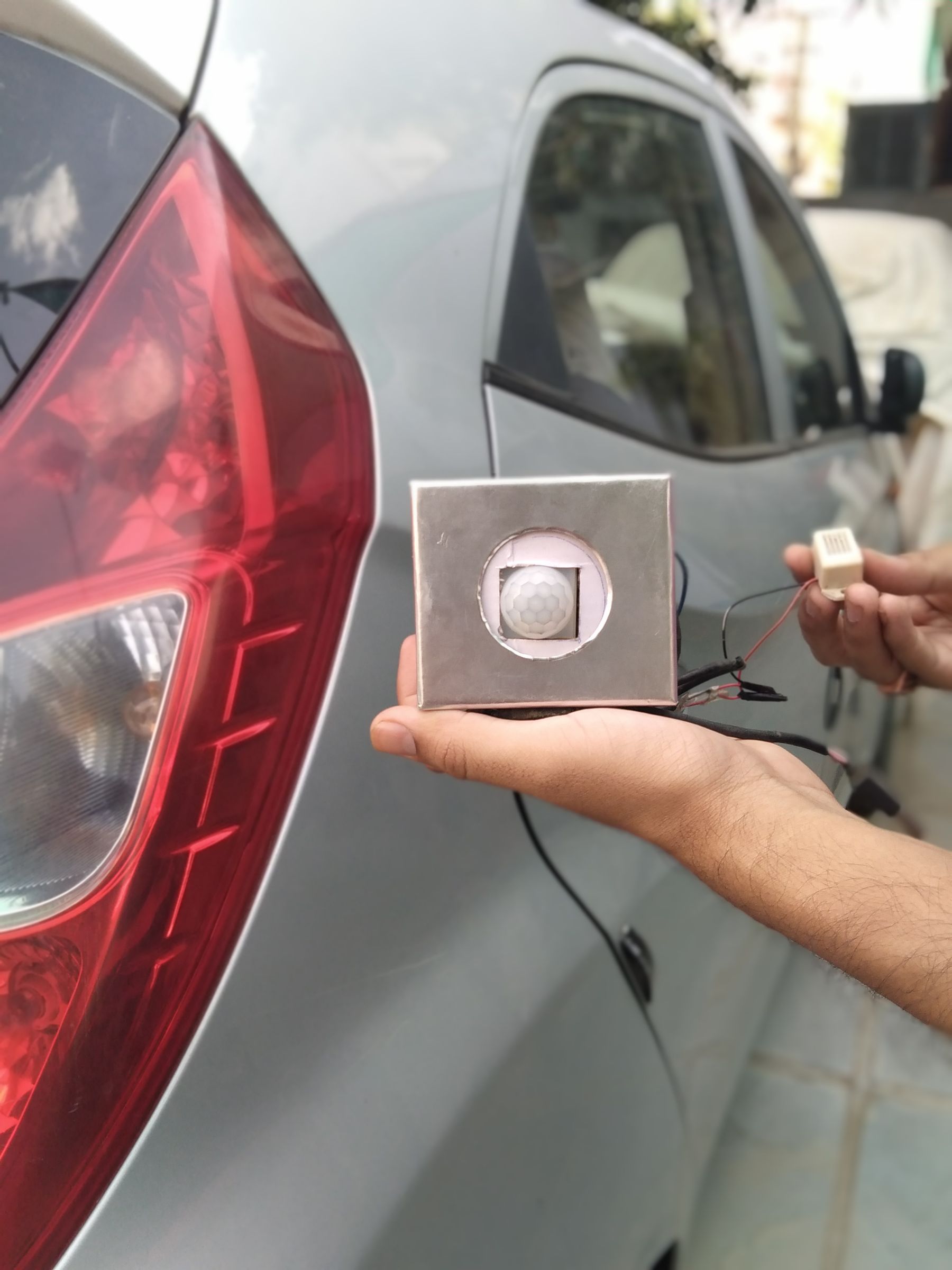 Vehicle Parking Alarm System Using PIR Sensor- DIY : 7 Steps (with ...