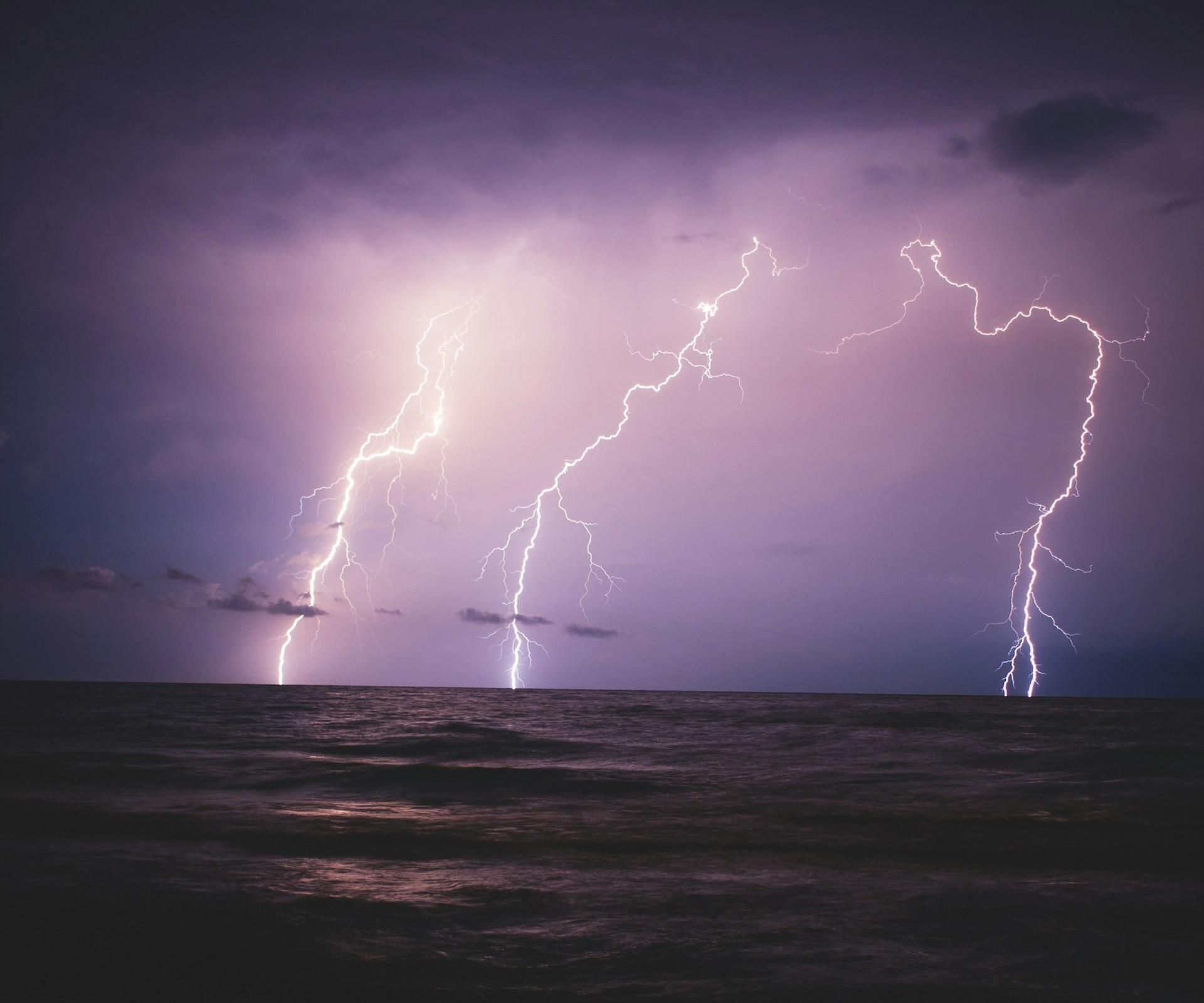 Lightning Capture for Camera : 8 Steps - Instructables