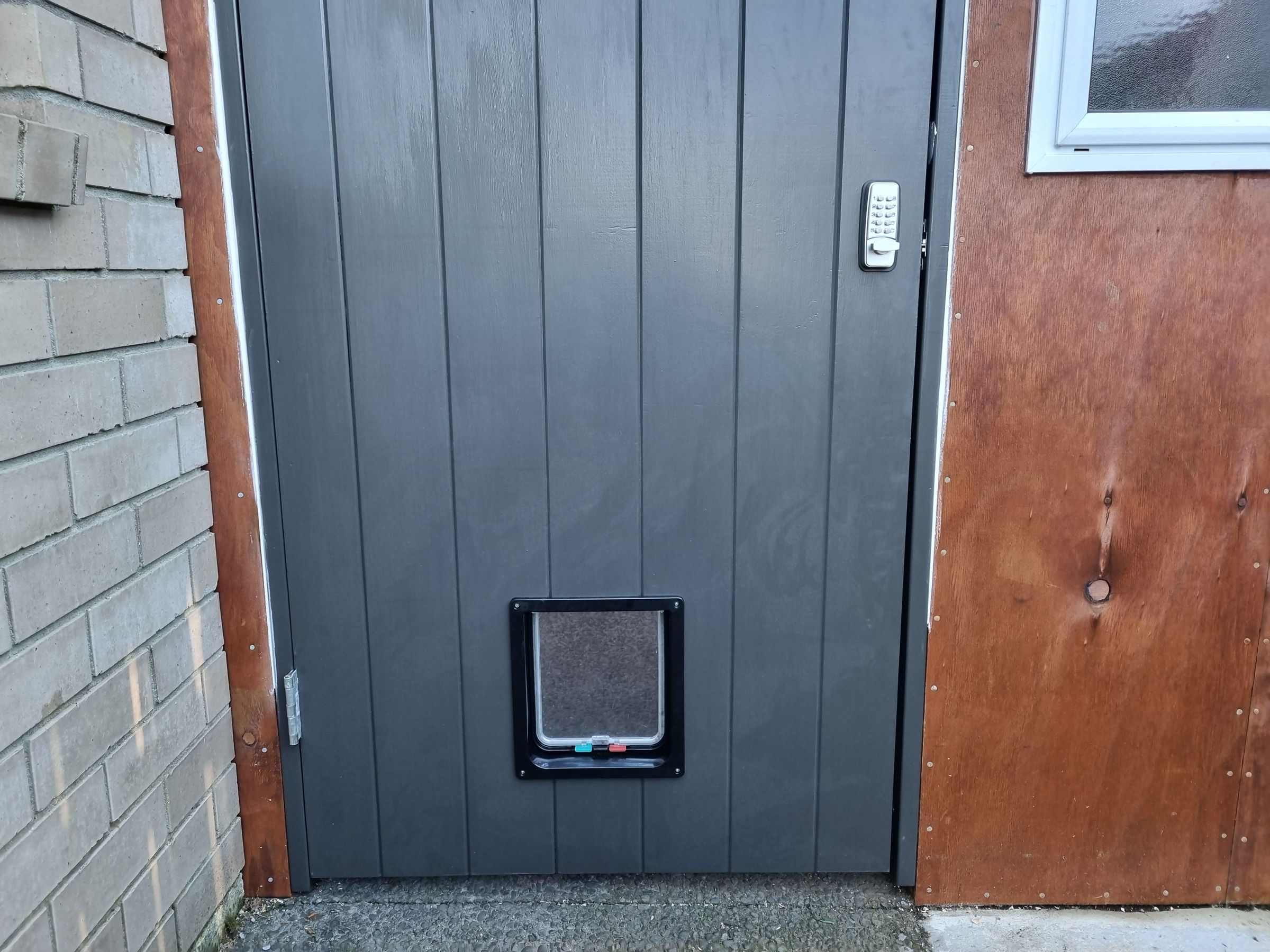 Install a Pet Door : 7 Steps (with Pictures) - Instructables