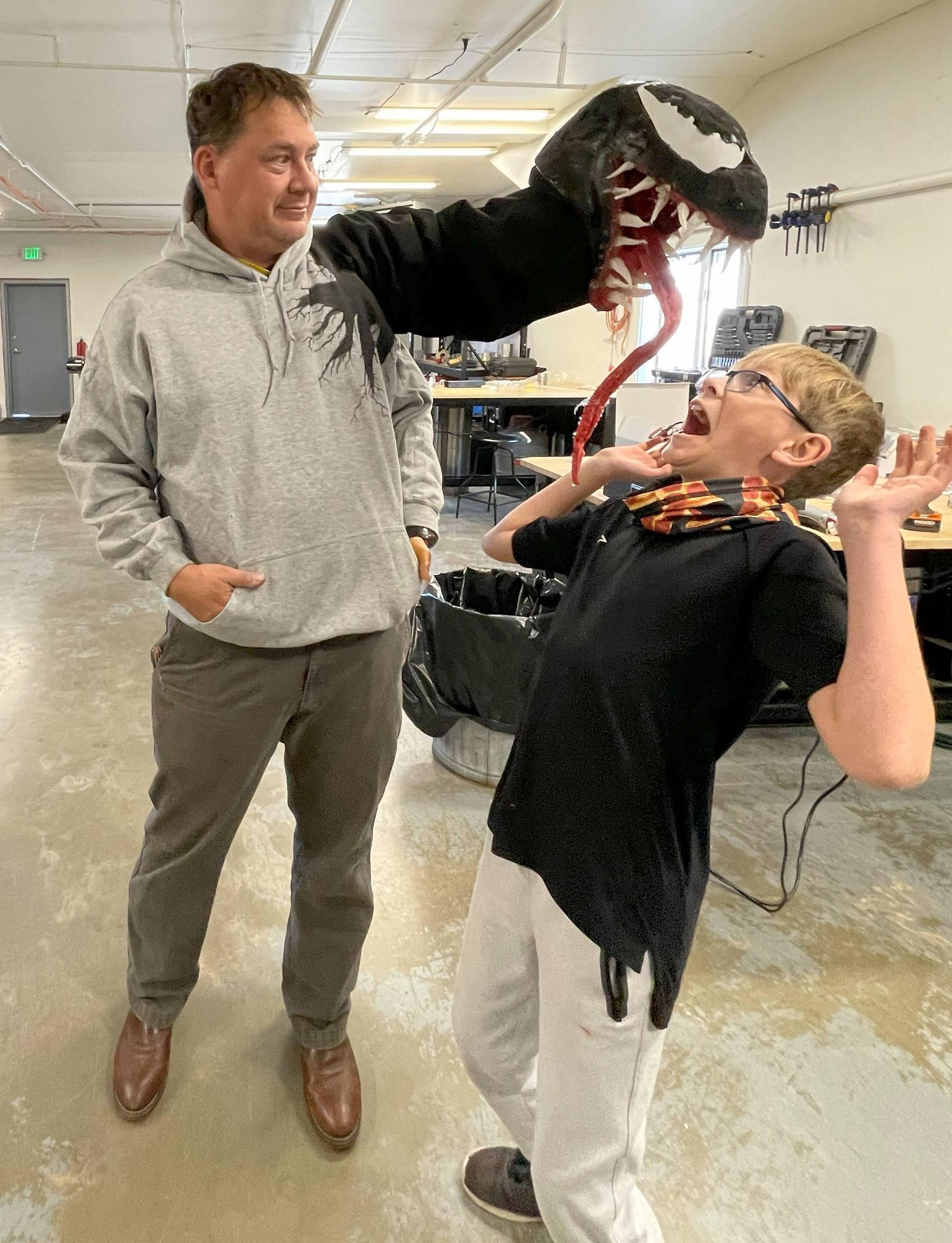 Venom Costume - Eddie Brock With a Symbiote - Puppet and an Extra Arm ...