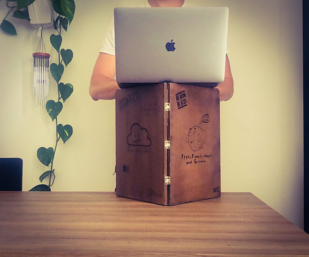 Mobile Standing Desk : 5 Steps - Instructables