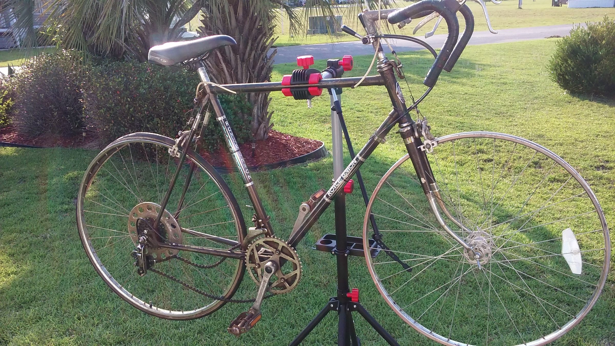 Restore and Transform an Old Bike Into a Sleek Fixie : 6 Steps (with ...