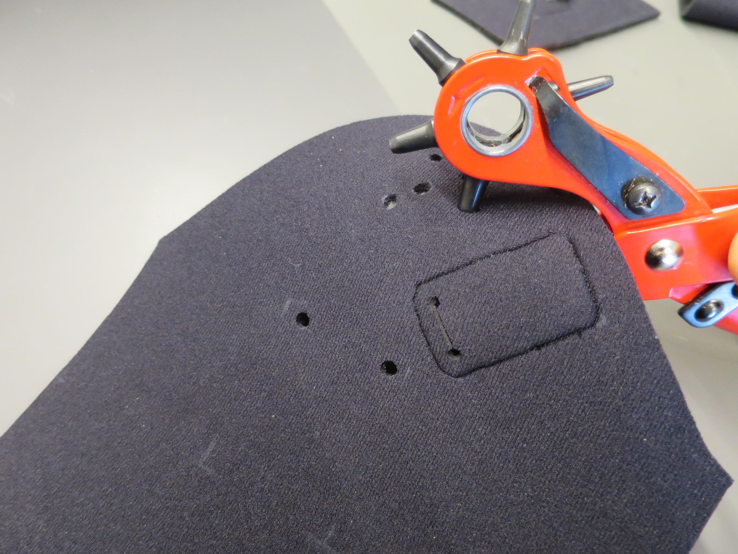 ‘HYBRID’ VR Data Gloves for Meta Quest + Vive Puck : 10 Steps (with ...
