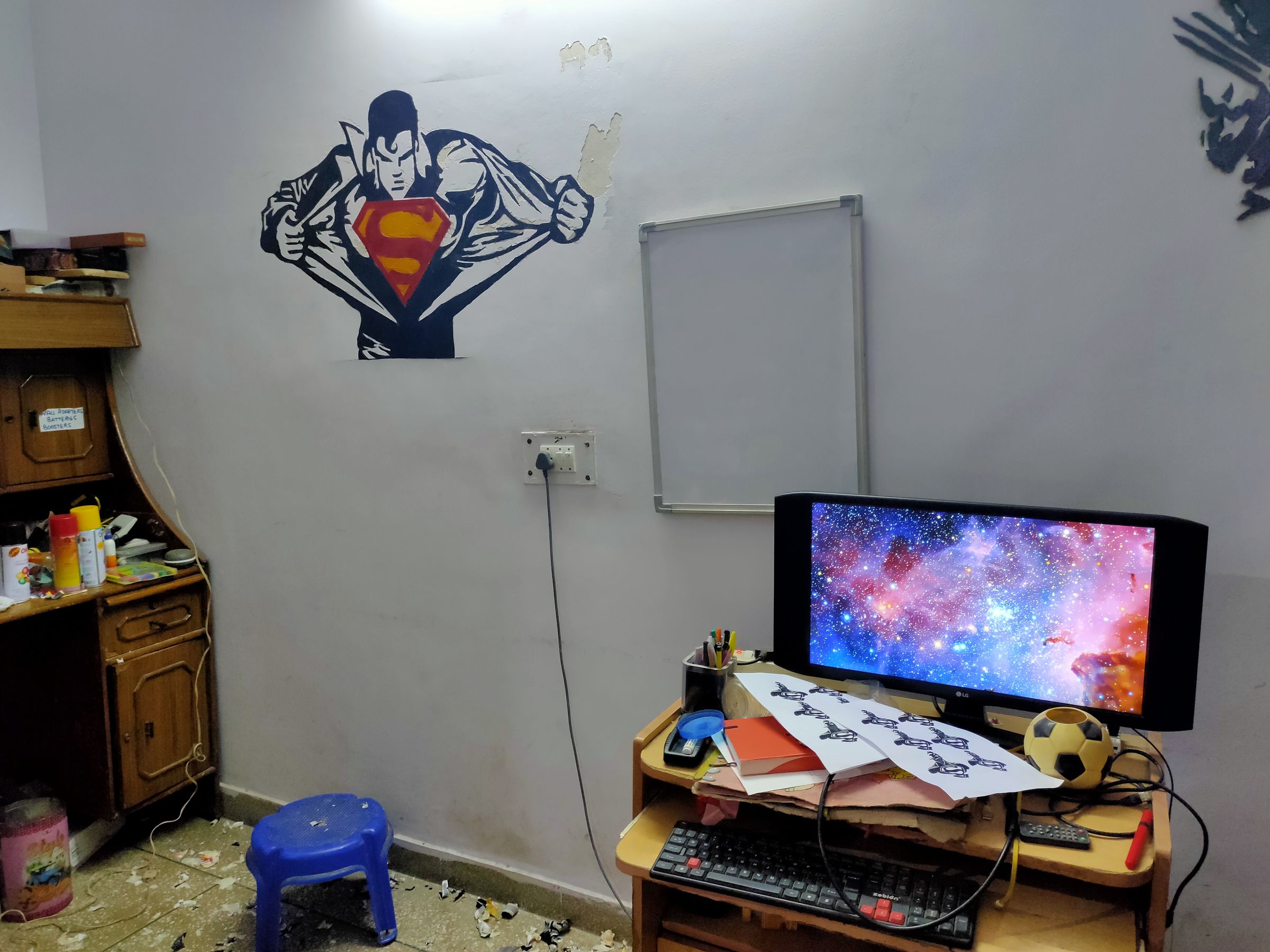 Making a Superman Wall Mural : 5 Steps (with Pictures) - Instructables