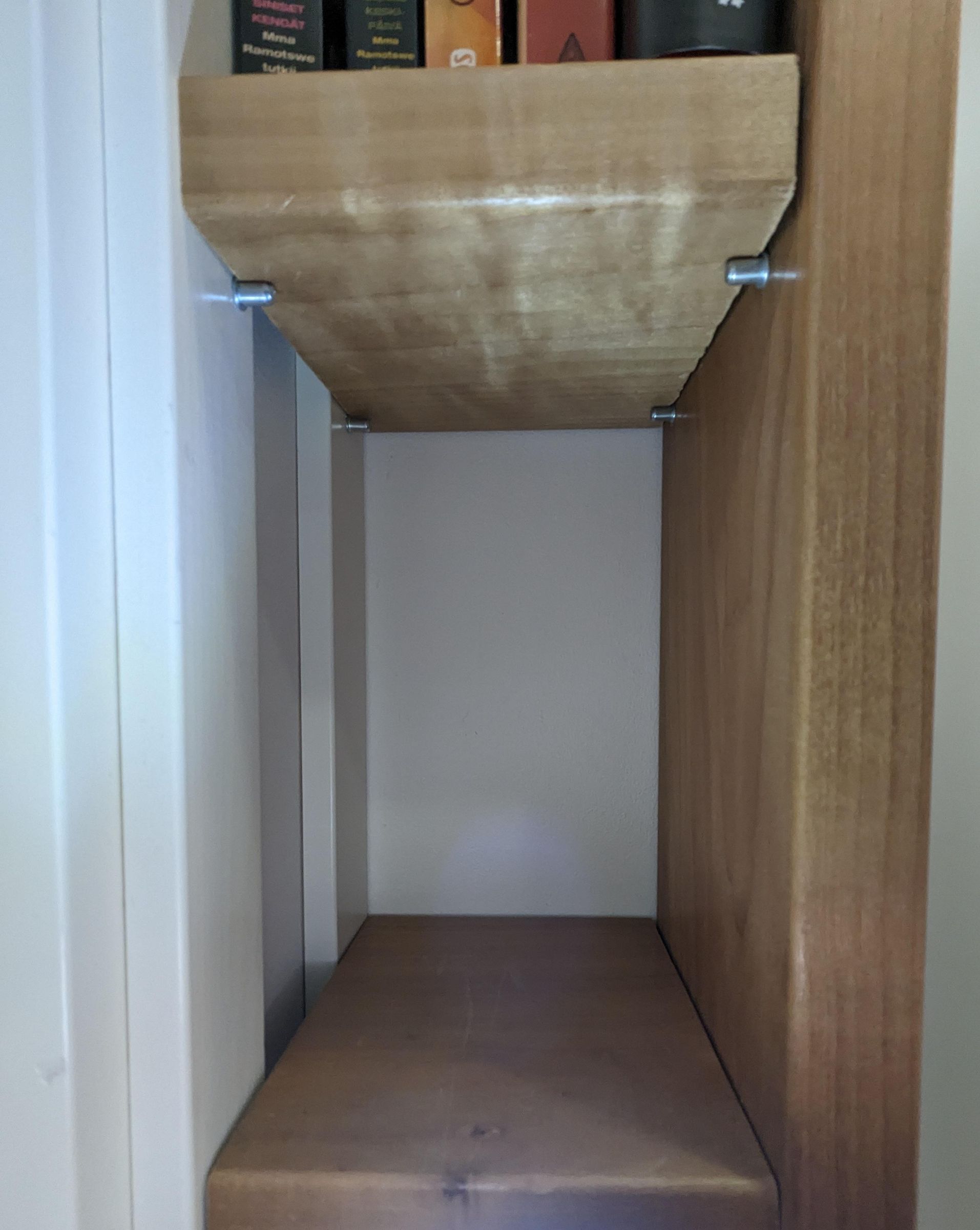 Tiny Space Floating Bookshelf : 4 Steps (with Pictures) - Instructables