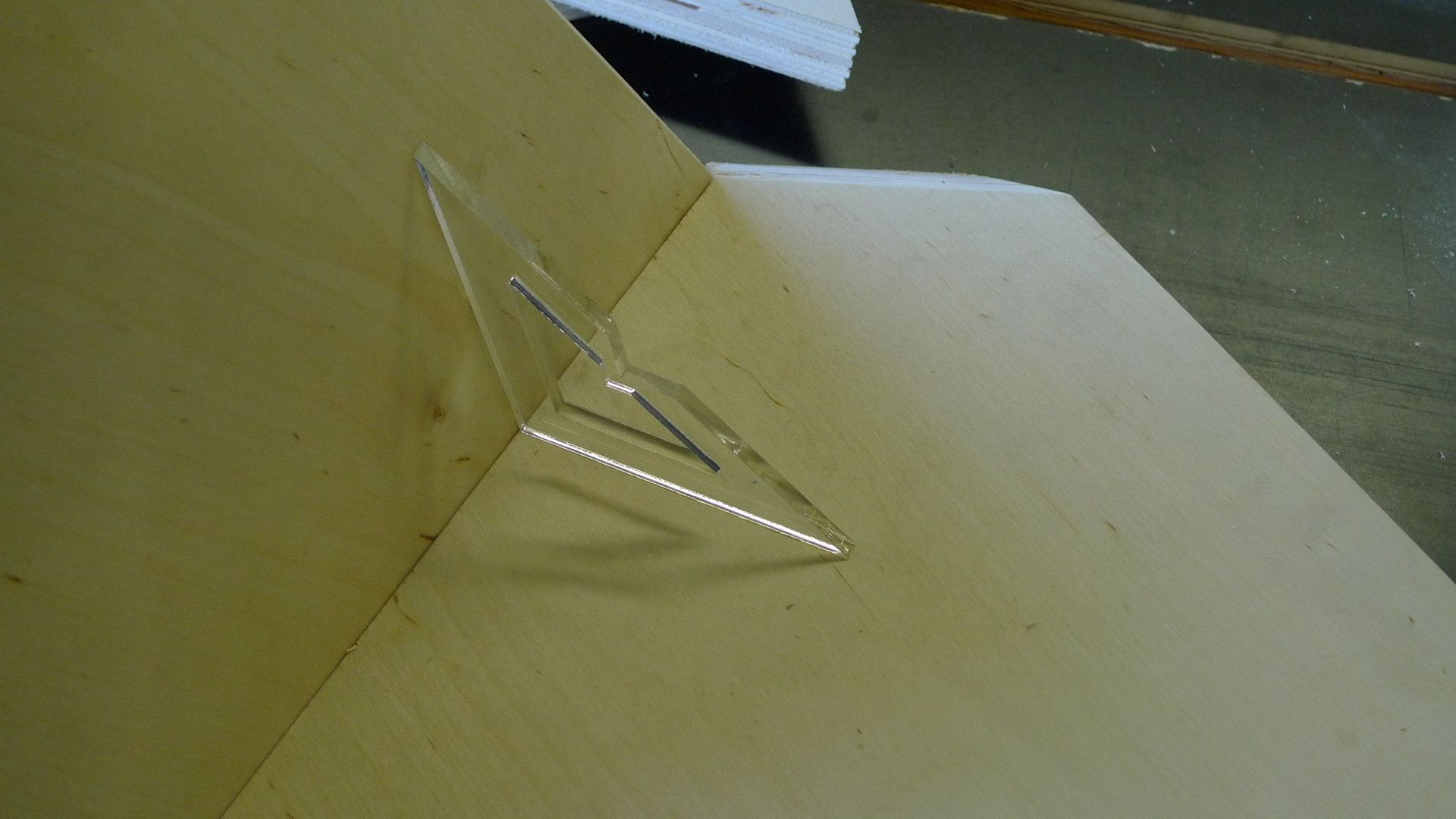 Tetra Table : 24 Steps (with Pictures) - Instructables