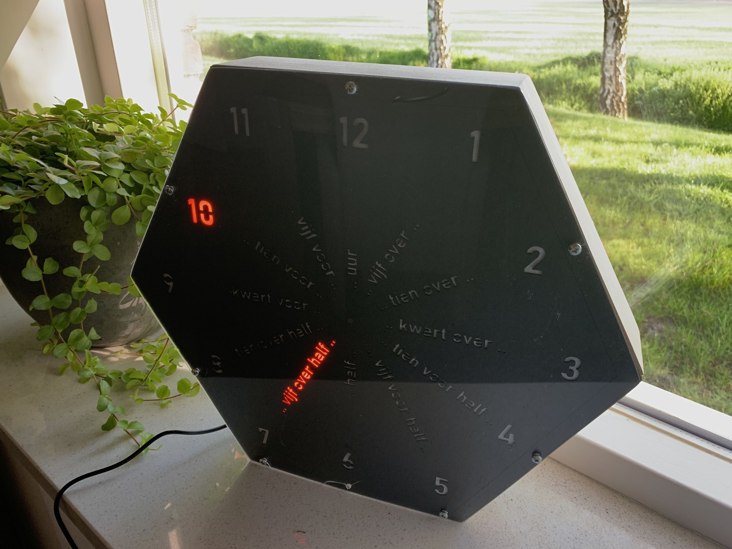 Word Clock : 11 Steps (with Pictures) - Instructables
