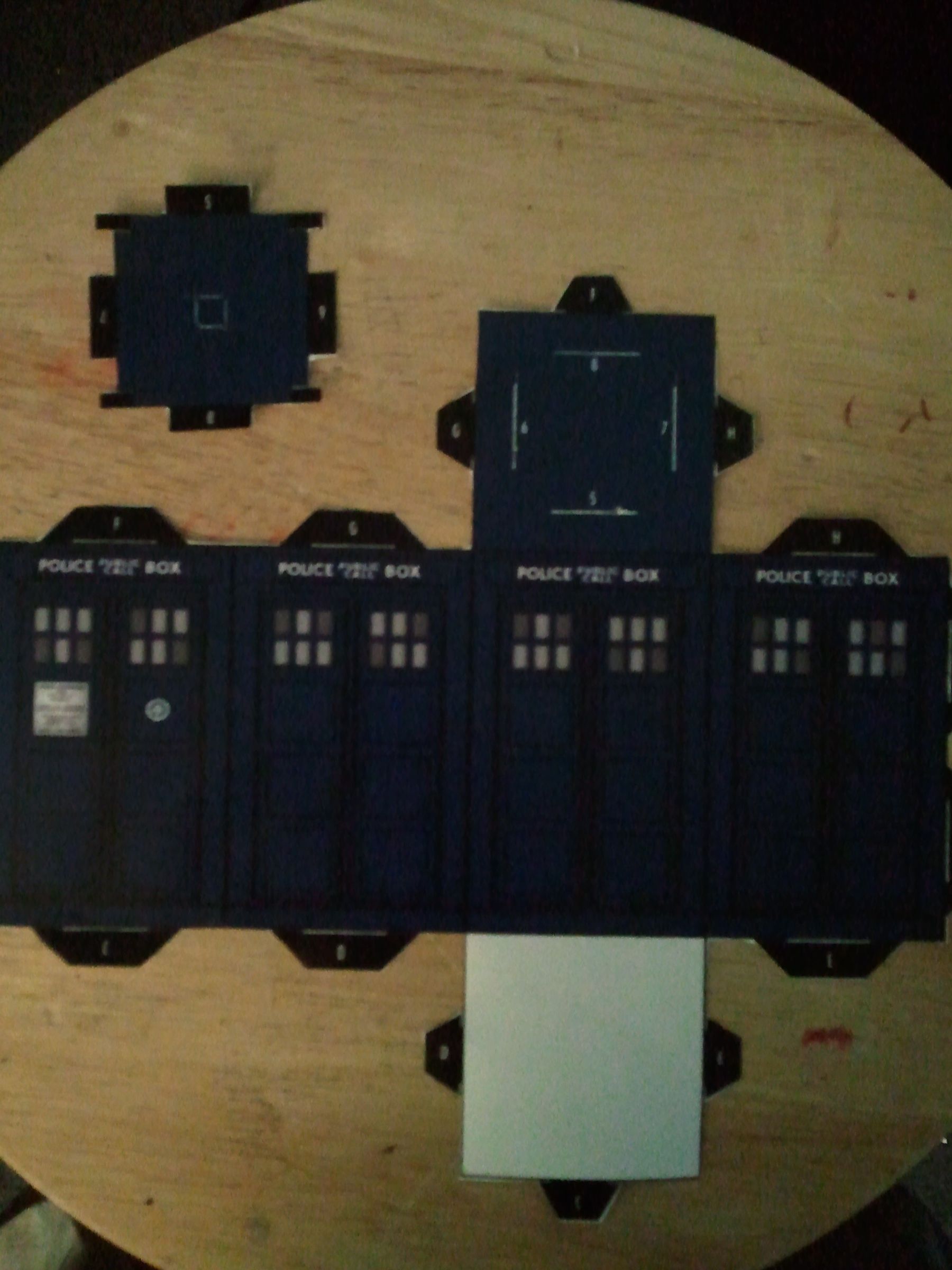 Papercraft TARDIS With Working Light : 10 Steps (with Pictures ...