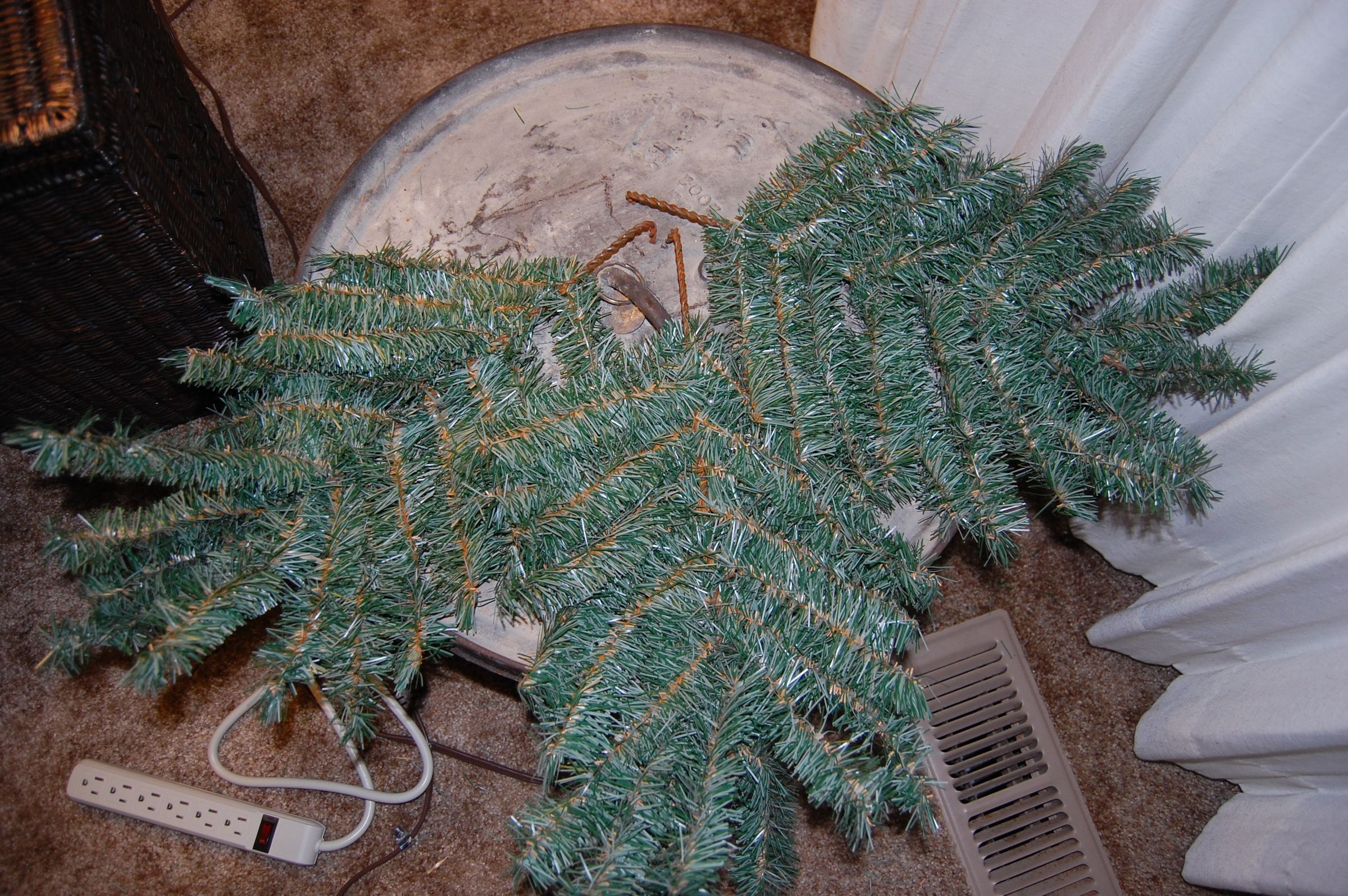 Cast Iron Dutch Oven Christmas Tree : 7 Steps - Instructables