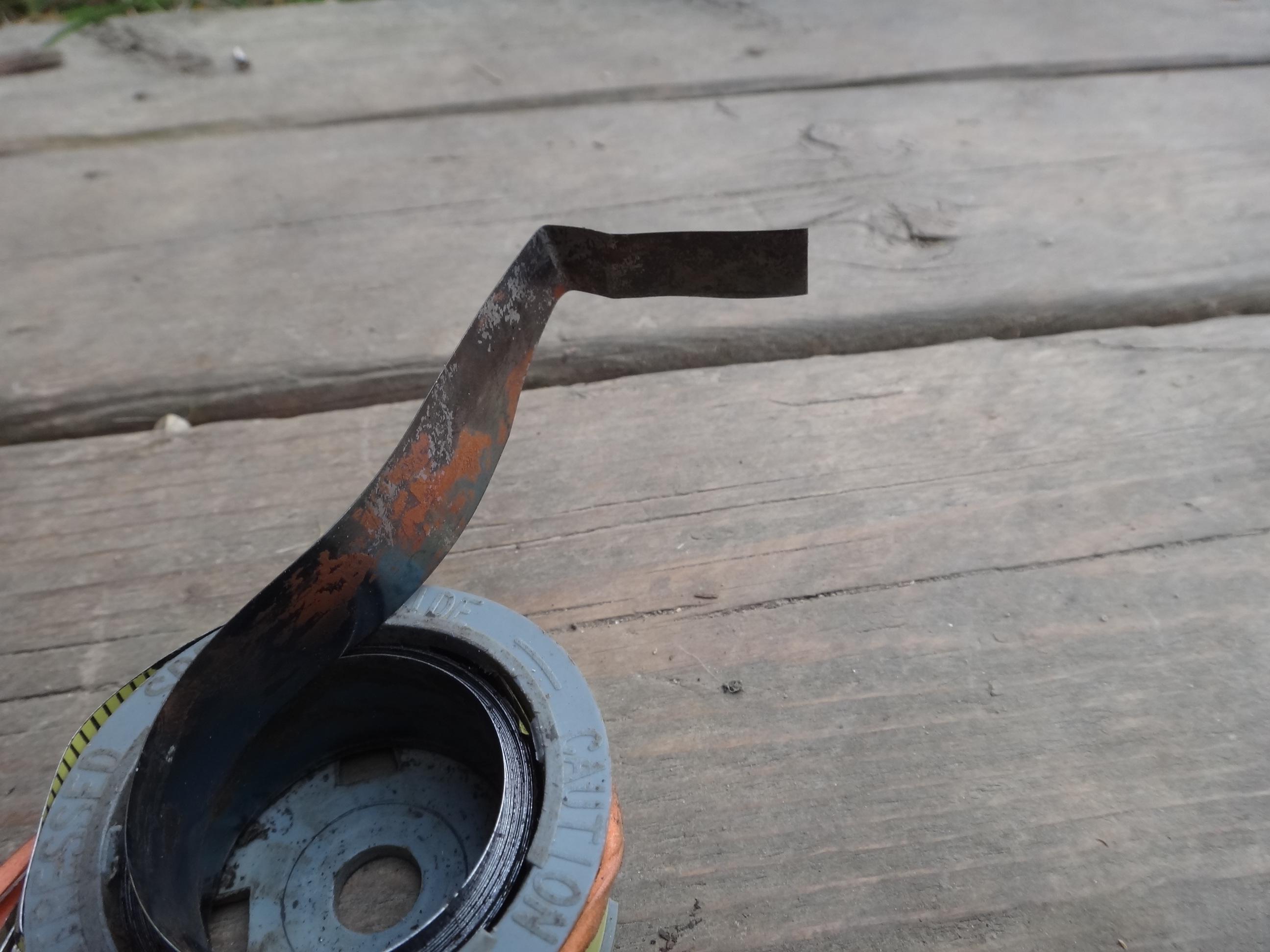 How to Fix a Measuring Tape That Won't Retract (Broken Spring) : 5 ...