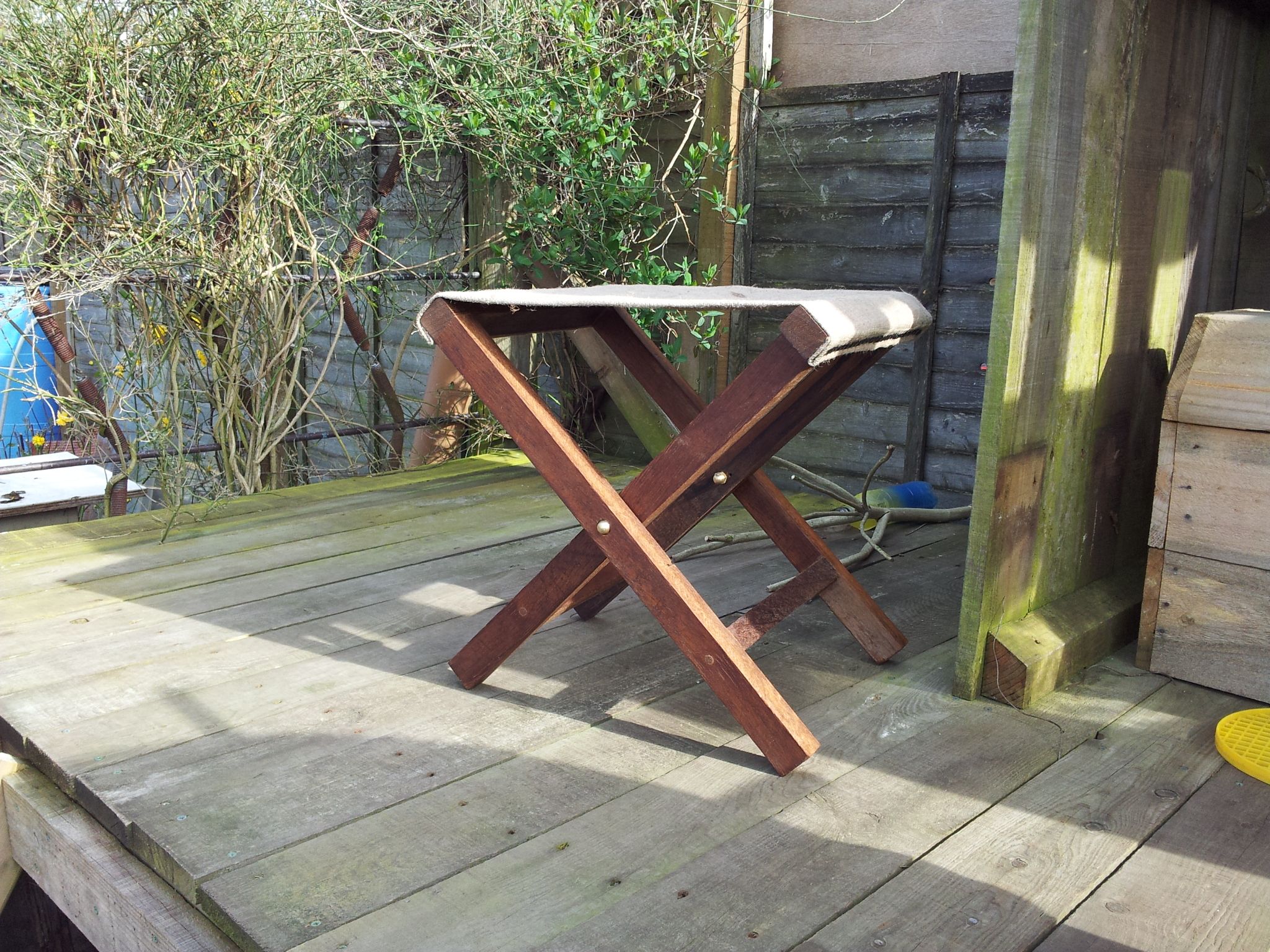 Folding Stool : 4 Steps (with Pictures) - Instructables
