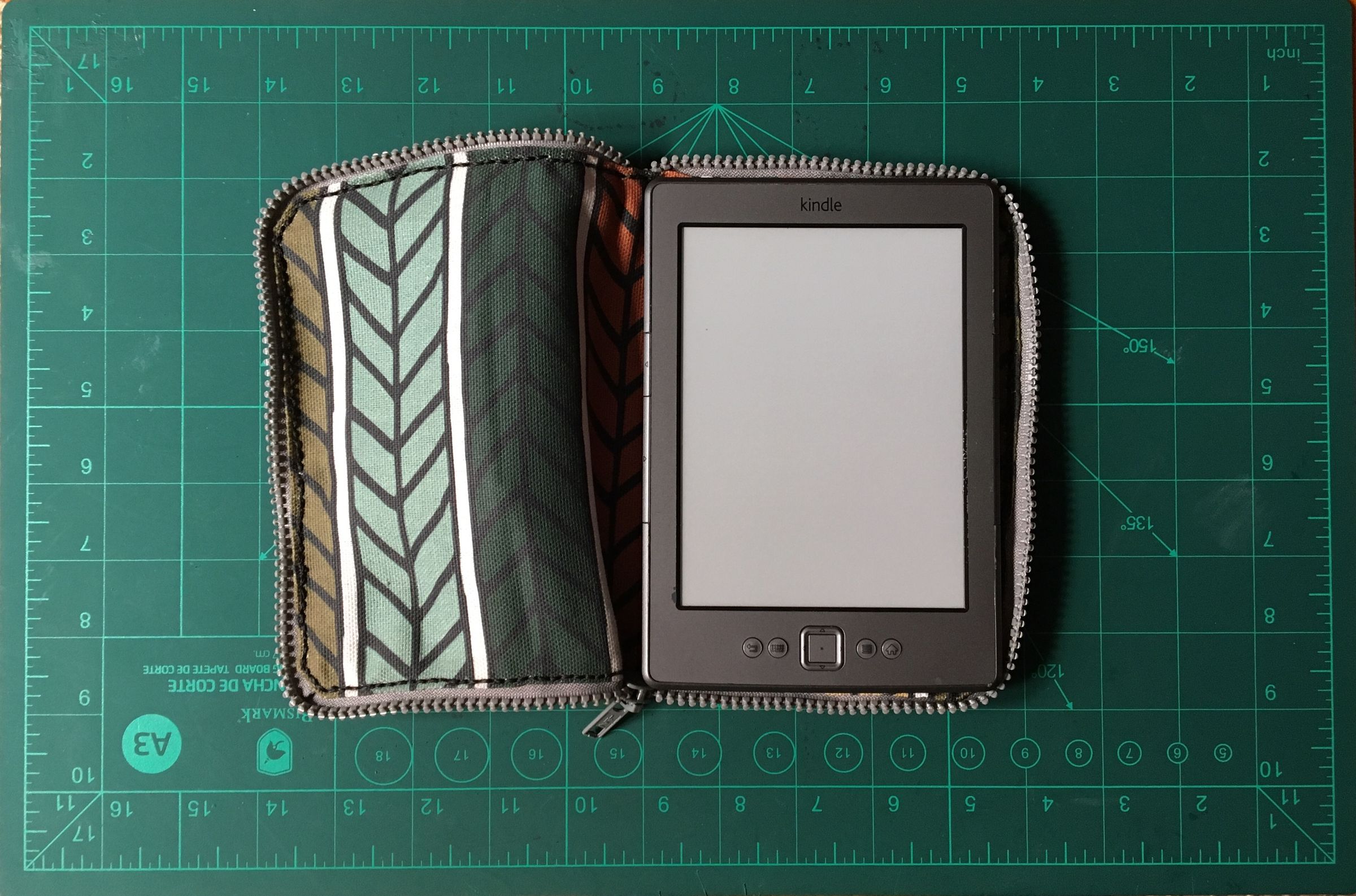 DIY Hand Sew Tablet/laptop/ebook Case With Recycled Inner Tube : 5 ...