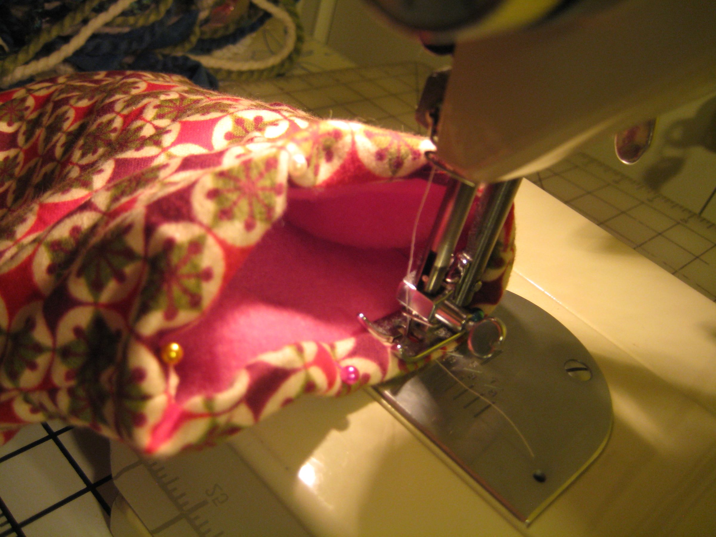 Lovers' Mitten With Reusable Pocket Warmer : 11 Steps (with Pictures ...