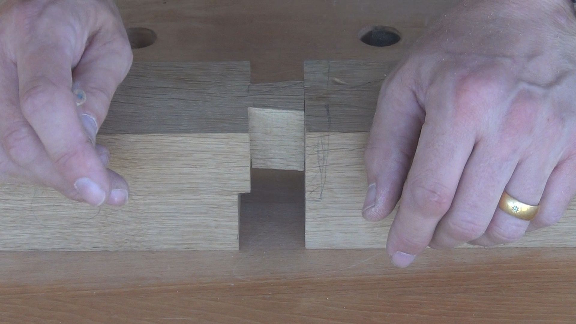 Cut a Stepped Dovetail Splice (Koshikake Aritsugi) : 7 Steps (with ...
