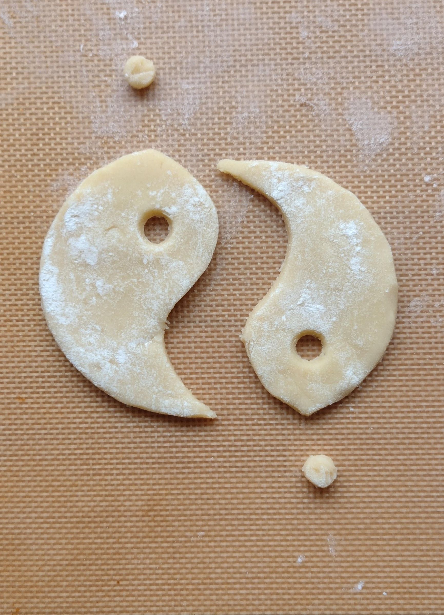 Yin and Yang Cookies : 6 Steps (with Pictures) - Instructables