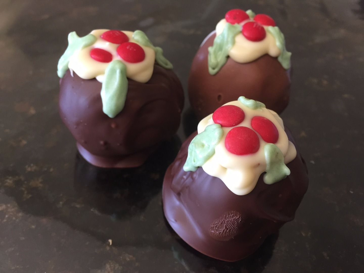 Chocolate Cake 'Christmas Pudding' Balls : 5 Steps (with Pictures ...