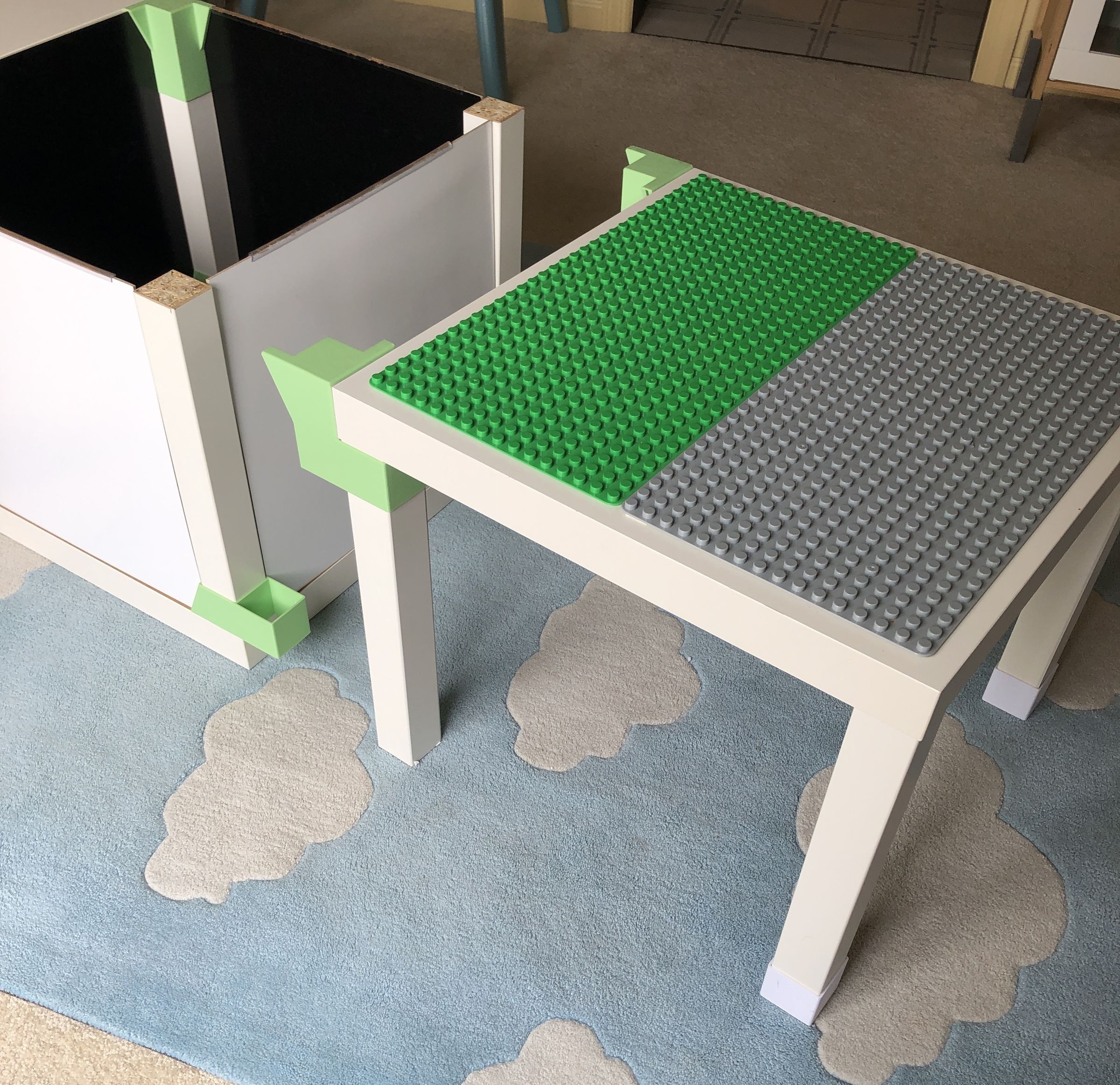 Hardware-free LEGO/DUPLO Table (IKEA LACK Hack) : 9 Steps (with ...