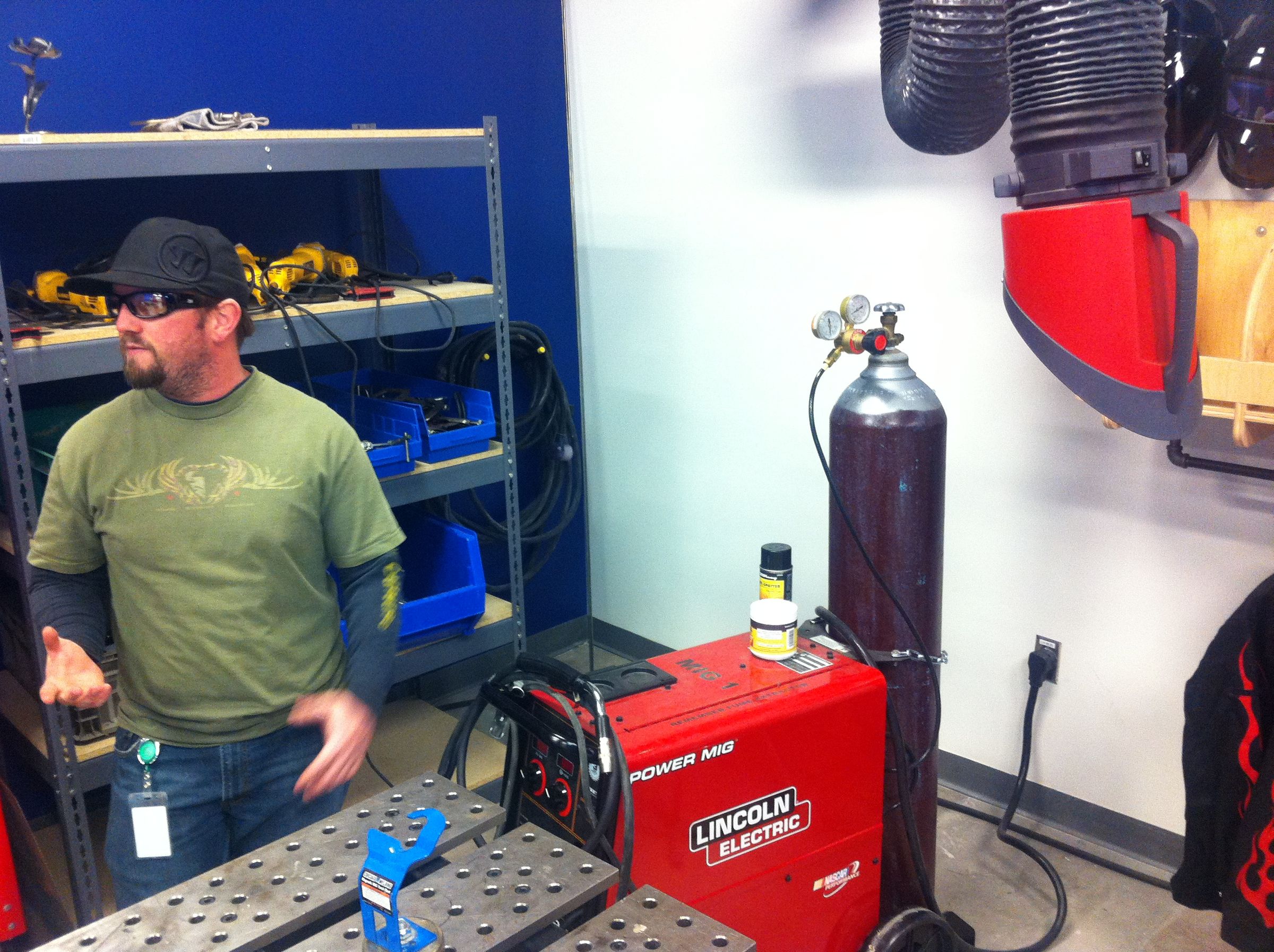 MIG Welding at TechShop : 4 Steps - Instructables