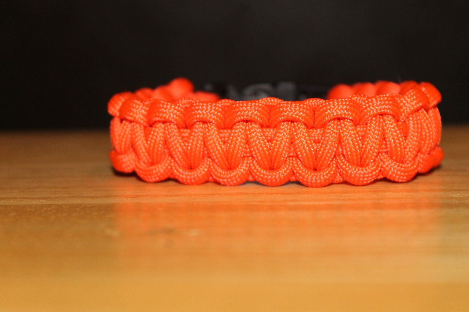 Solman Bar Paracord Braclet : 5 Steps - Instructables