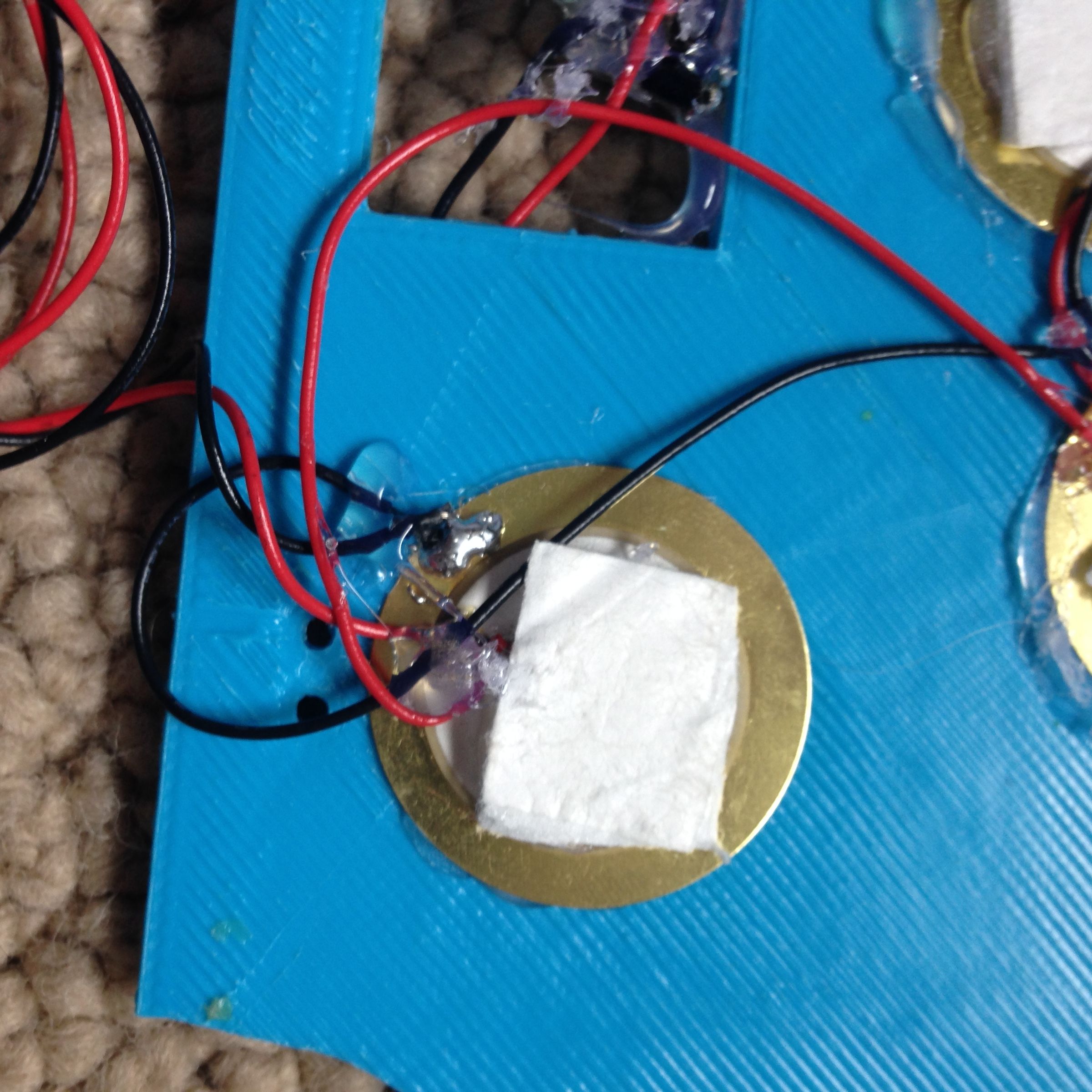 Piezoelectric Shoes: Charge Your Mobile Device by Walking! : 9 Steps ...