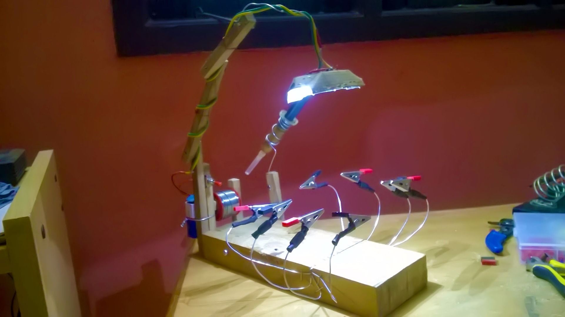 EXTRA HANDS FOR SOLDERING - OCTOPUS : 15 Steps (with Pictures ...