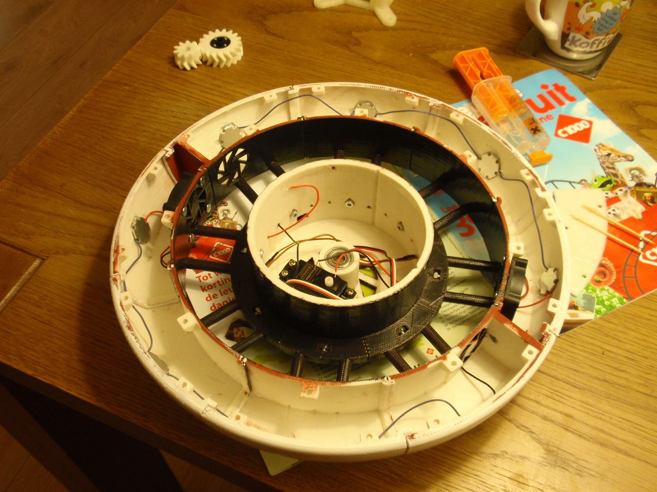 A Fully 3D Printable GlaDOS Robotic Ceiling Arm Lamp : 11 Steps (with ...