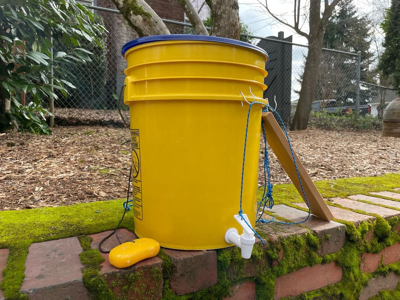 Easy-Build Handwashing Station : 10 Steps (with Pictures) - Instructables