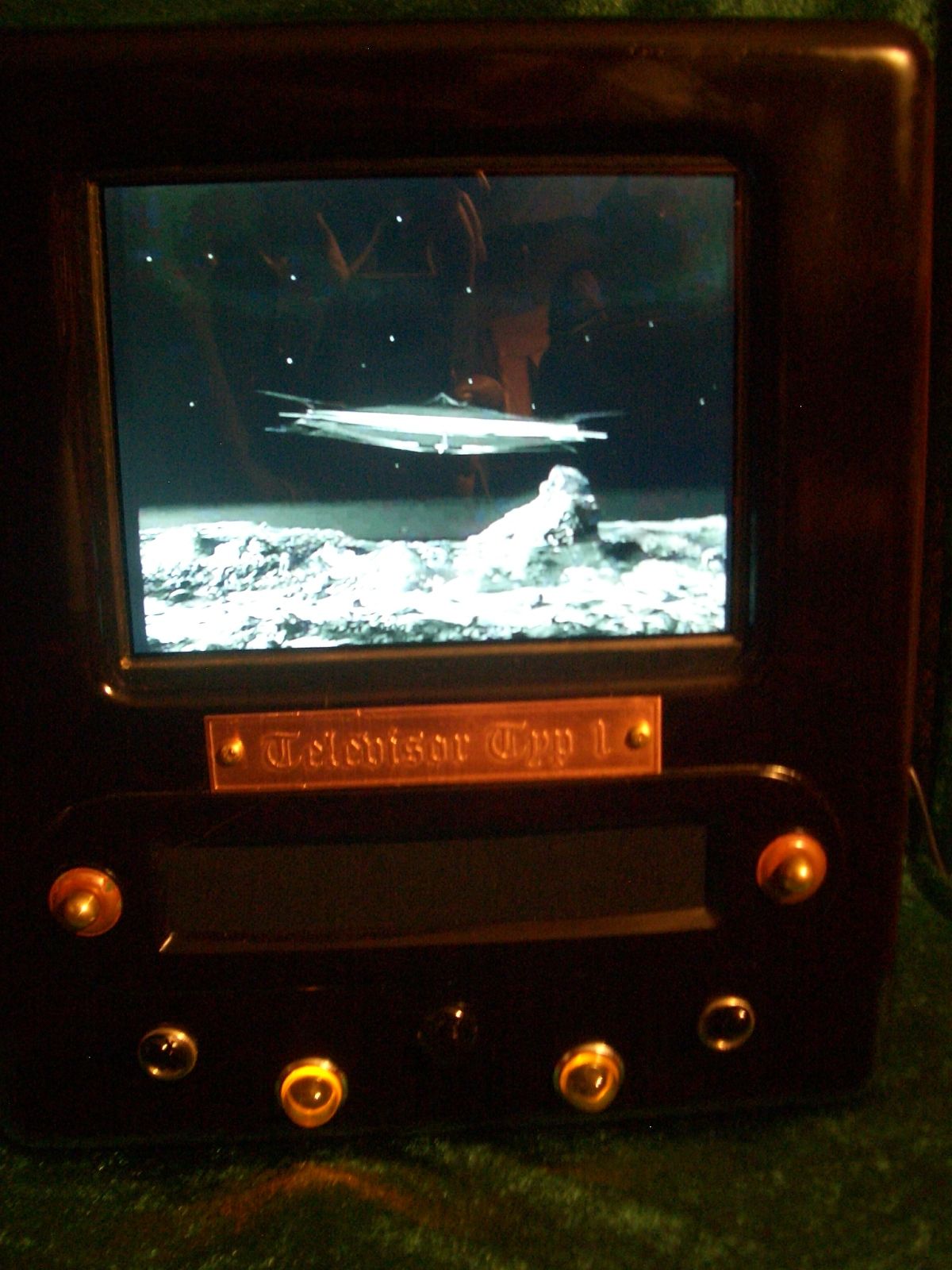 The Televisor, a Dieselpunk Computer : 5 Steps - Instructables