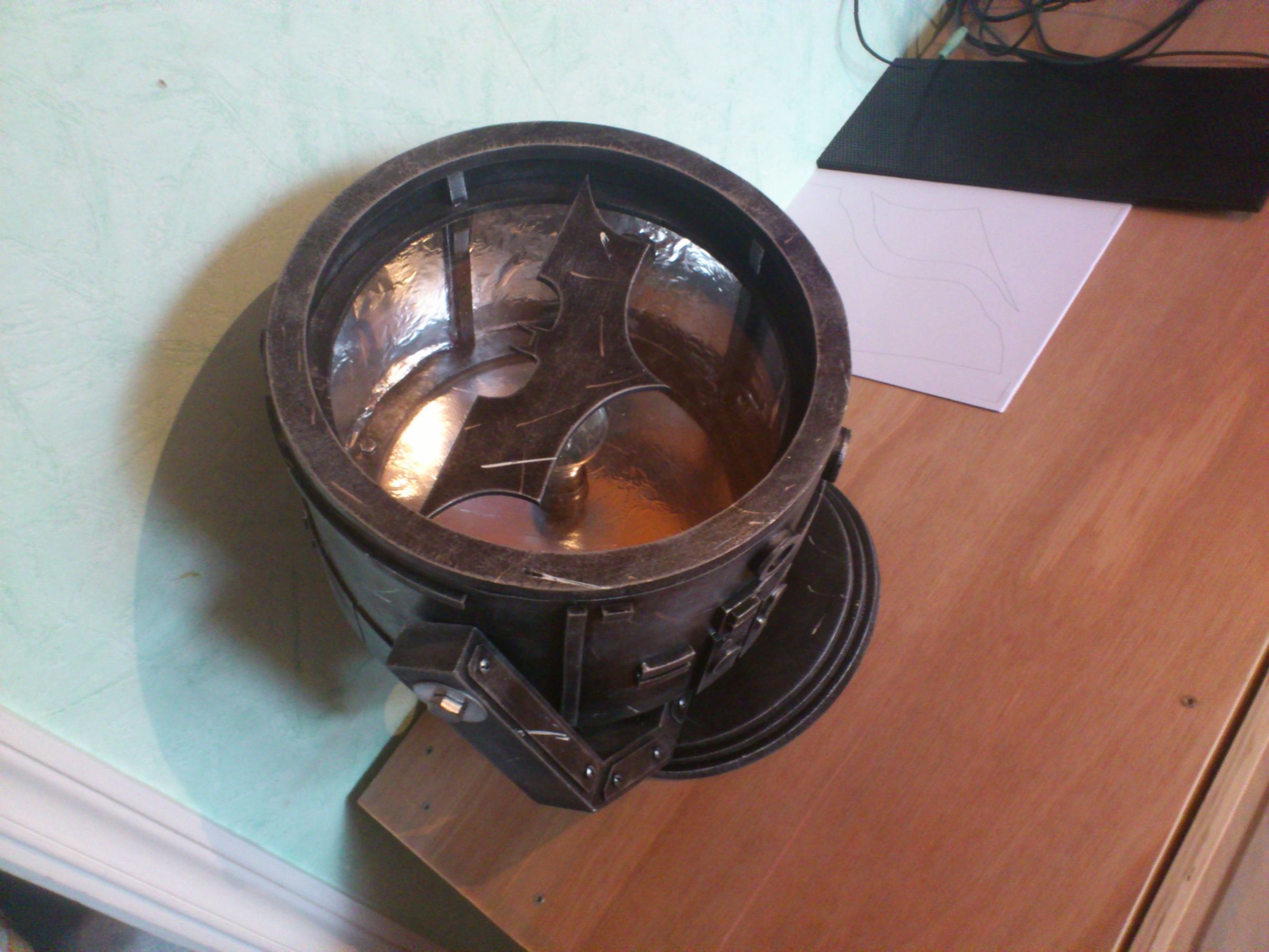 How to Make a BAT-signal : 8 Steps (with Pictures) - Instructables