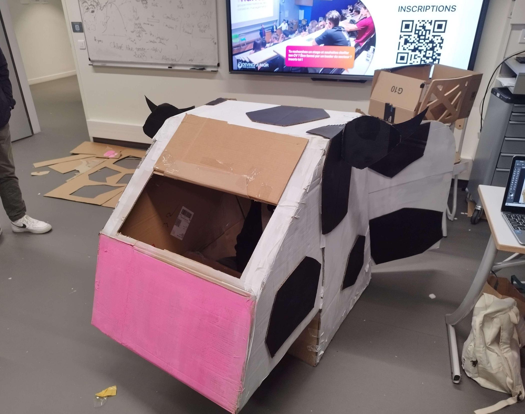 Make a Space Mecha Cow Controller for "Attack of the Bric-a-Brac" : 16 ...