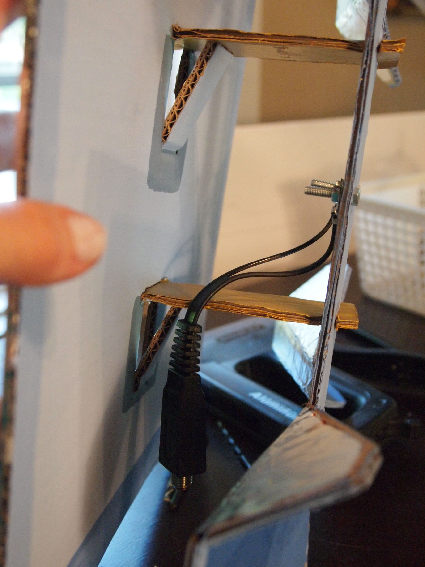 Powerful Modern Homemade HDTV Antenna : 7 Steps (with Pictures ...