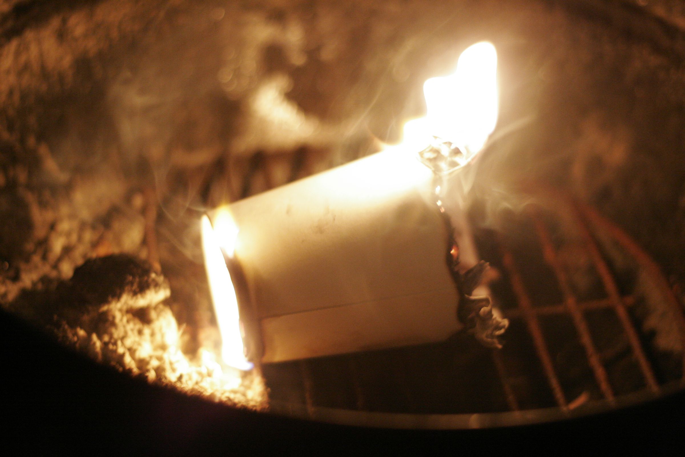 Java Fire Log in a Used Paper Coffee Cup : 8 Steps - Instructables