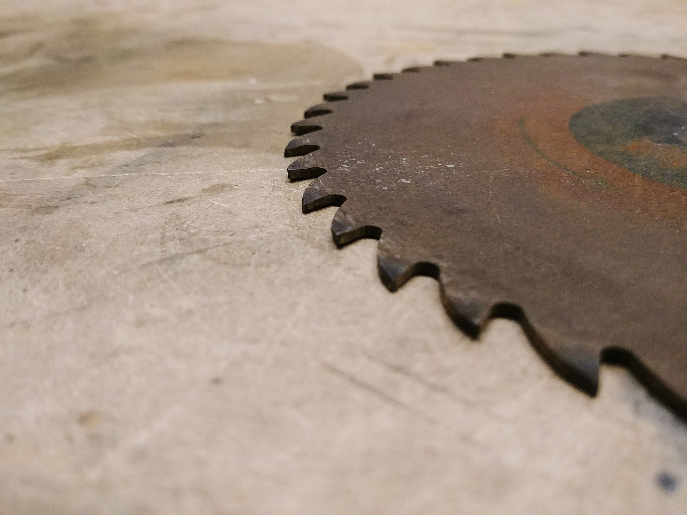 Saw Blade Throwing Hatchet : 17 Steps (with Pictures) - Instructables