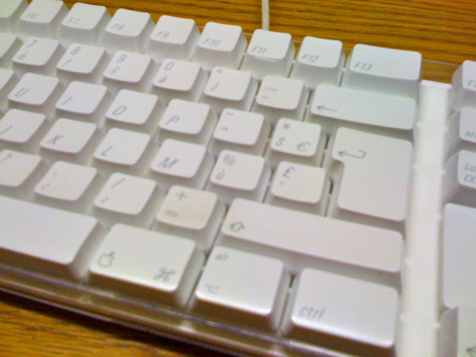 Washed Your White Apple Keyboard : 6 Steps - Instructables