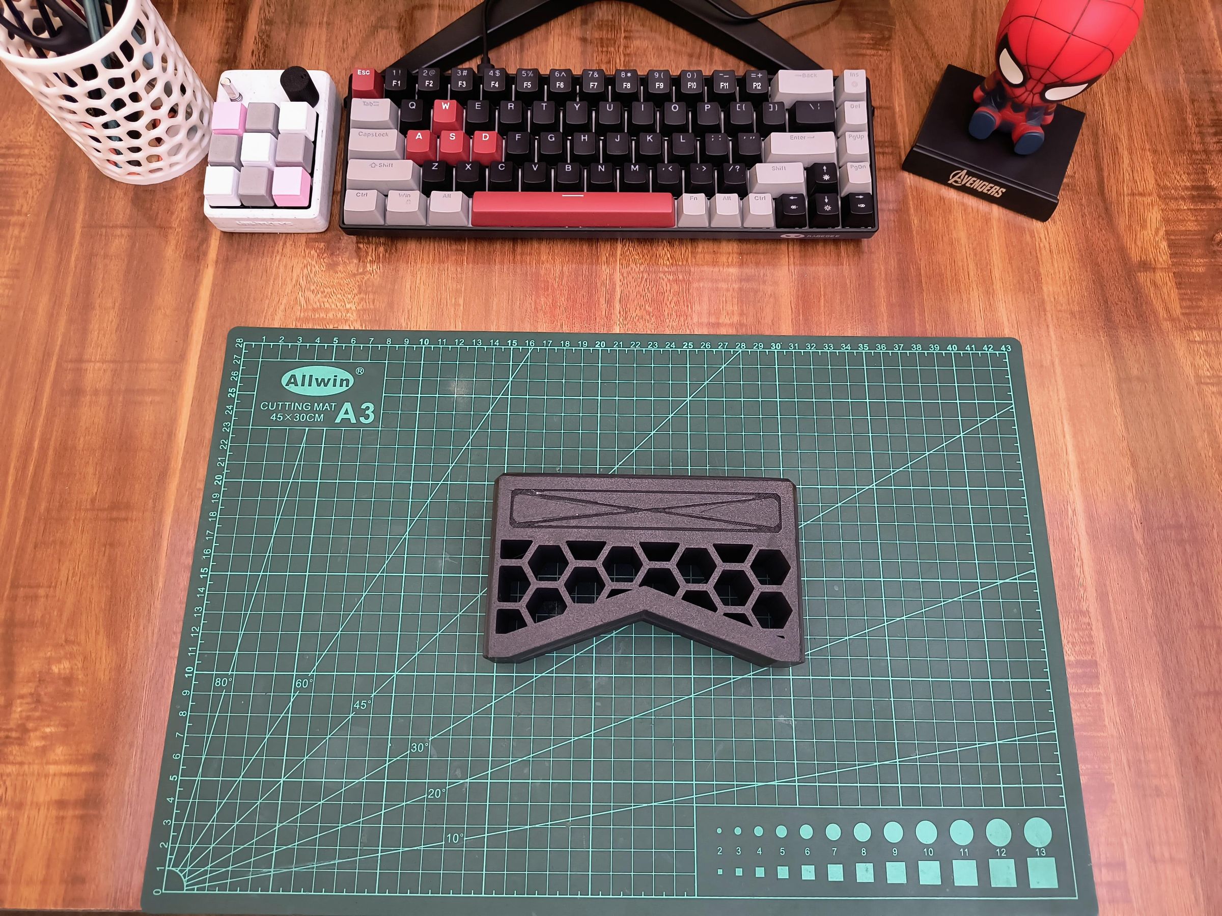 DIY 3D Printed Monitor Stand : 3 Steps - Instructables