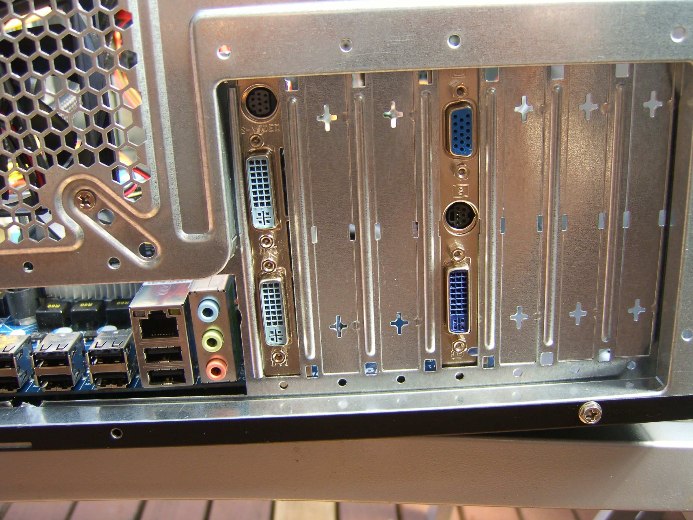 Running 3 Monitors by Installing Second PCI Express Card : 4 Steps ...