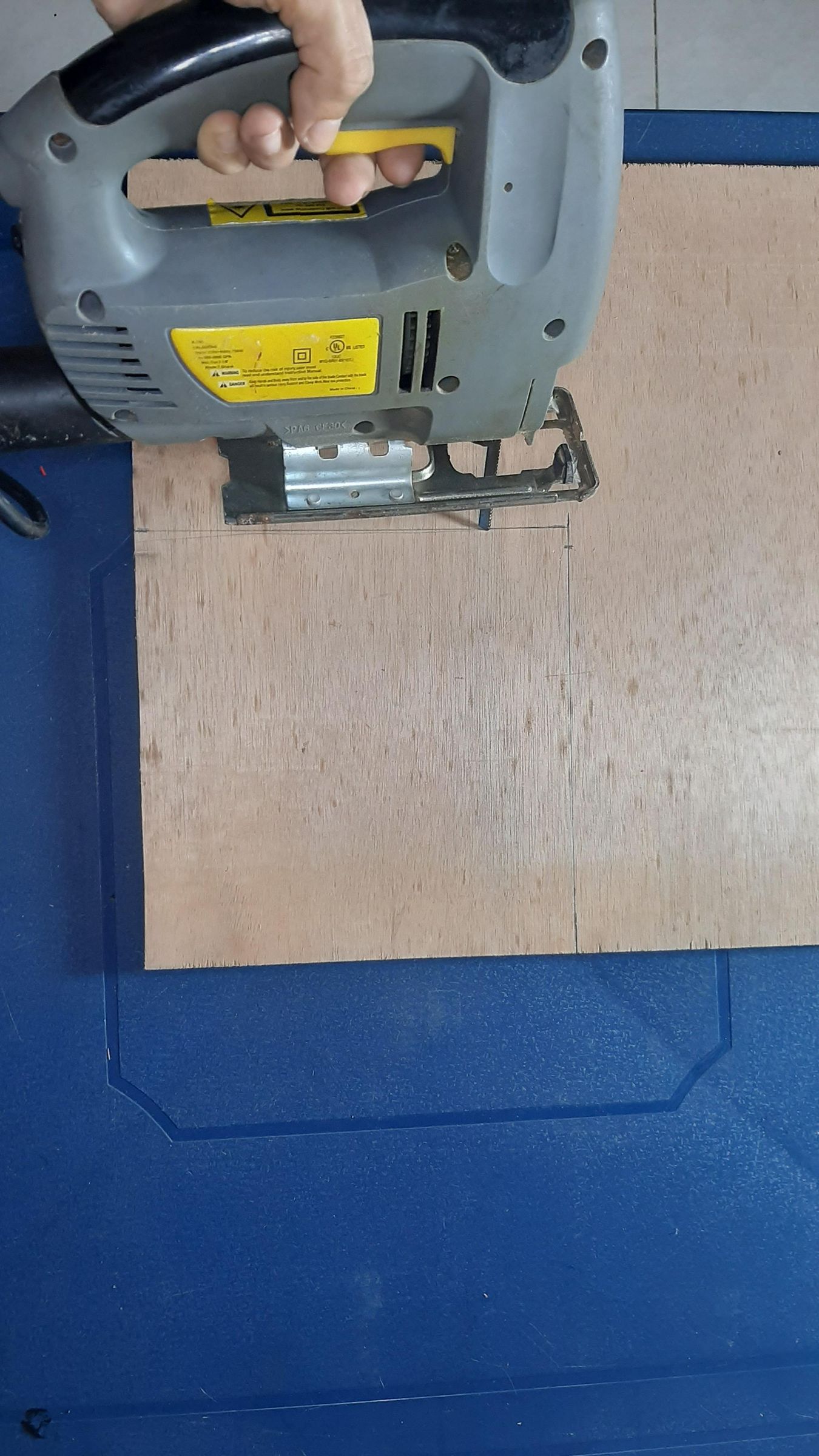 FUTURISTIC CORNER STAND : 10 Steps (with Pictures) - Instructables