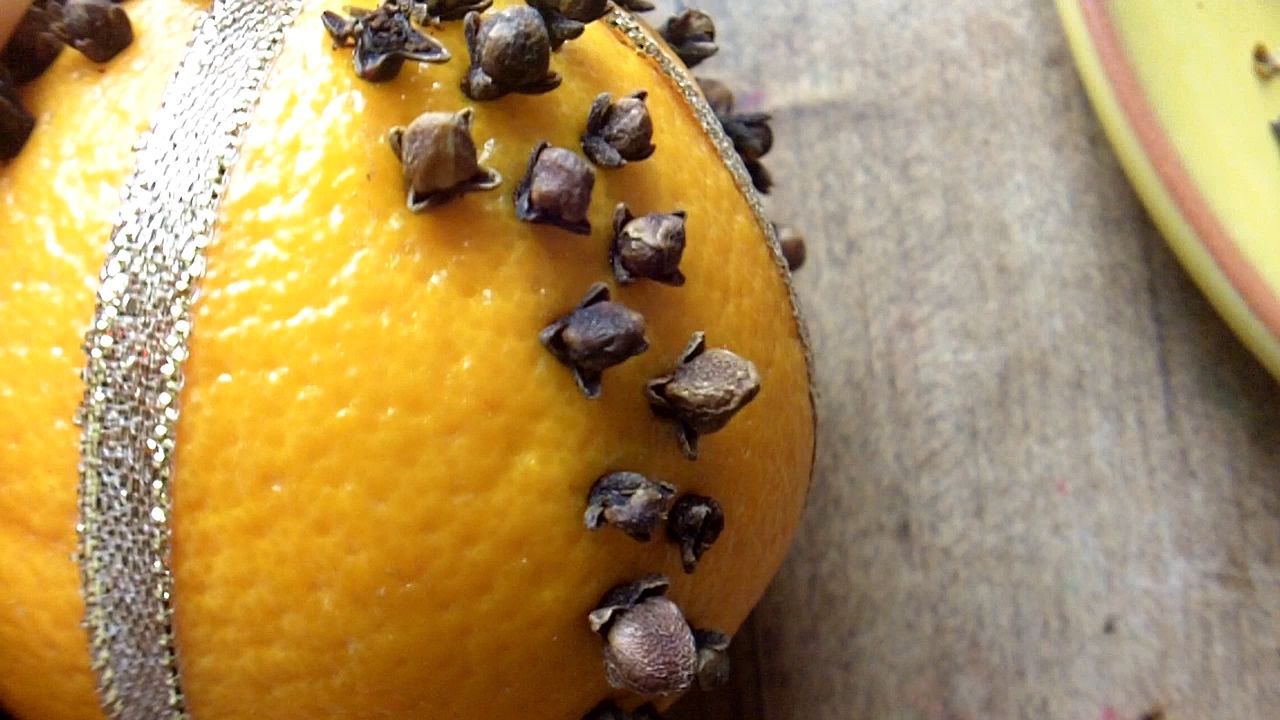 Pomander : 5 Steps (with Pictures) - Instructables