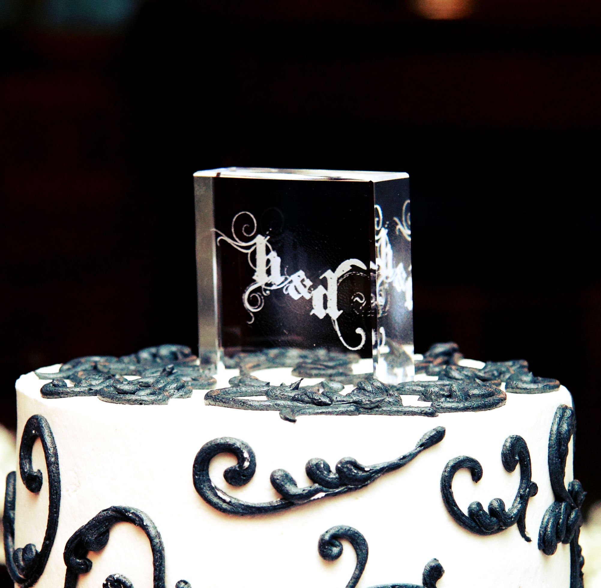 Personalized Illuminated Crystal Wedding Cake Topper : 4 Steps ...