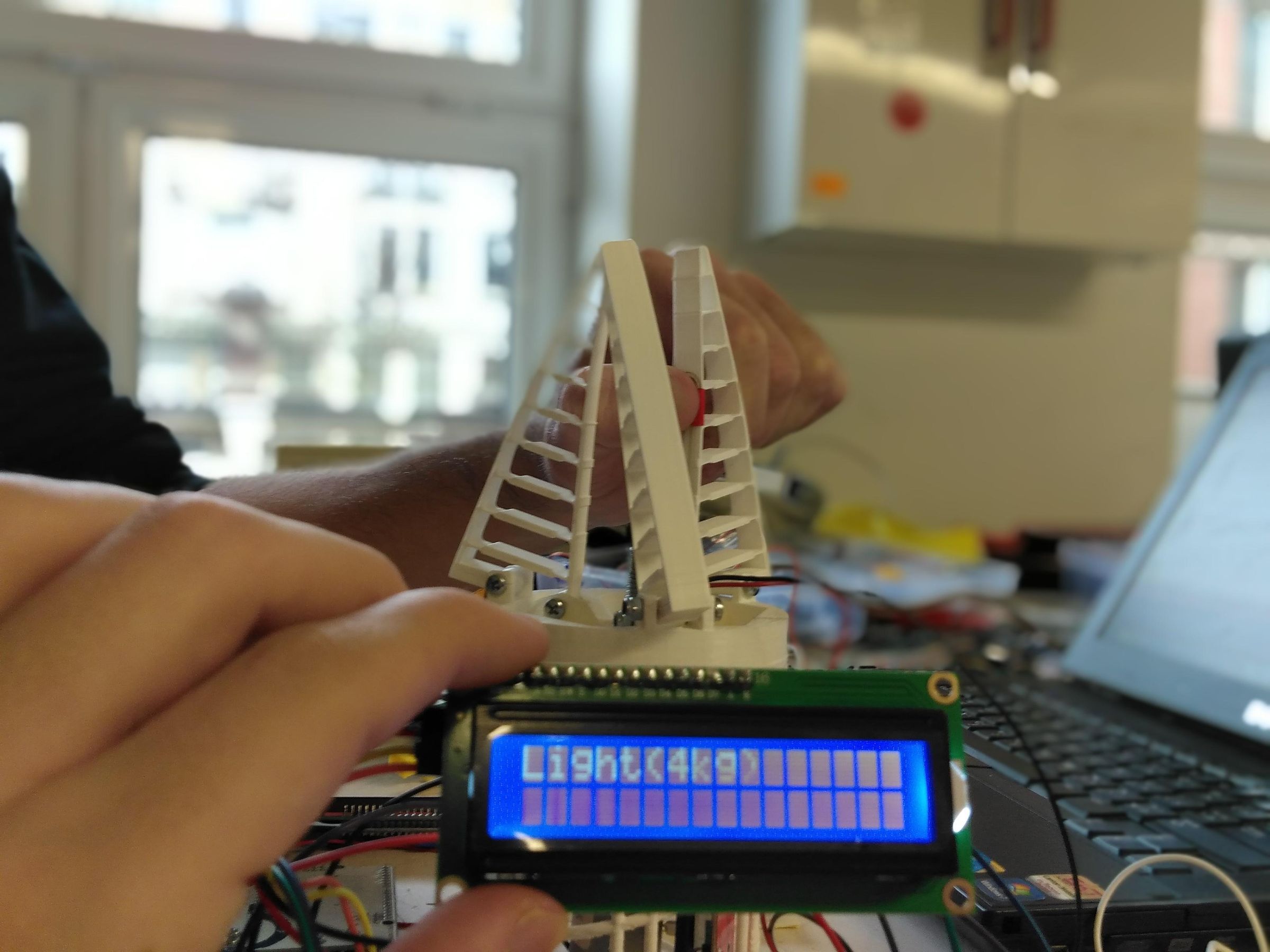 Three-Fingered Electric Gripper : 8 Steps (with Pictures) - Instructables