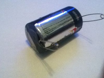 World's Simplest Motor : 7 Steps - Instructables