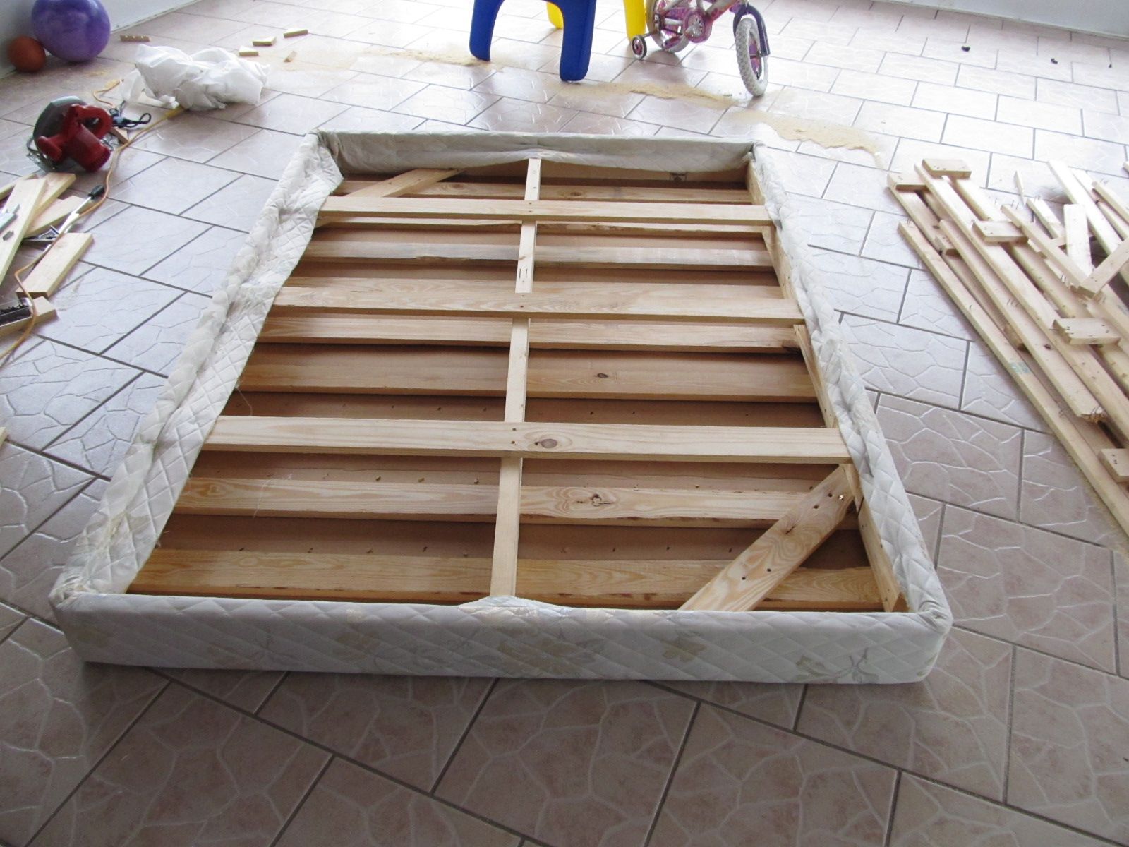 (Re)Building a Bed Foundation : 12 Steps (with Pictures) - Instructables