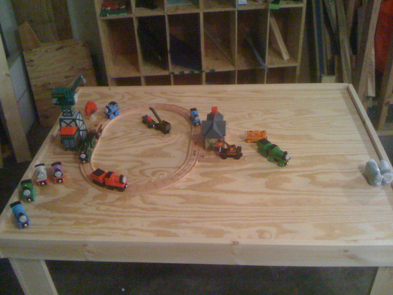 Simple Train Play Table : 10 Steps (with Pictures) - Instructables