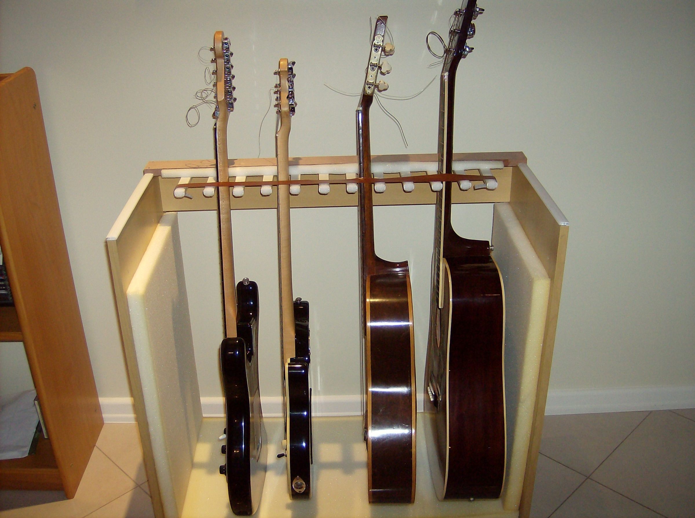 Multiple Guitar Stand Made Out of an Old Computer Table - Instructables
