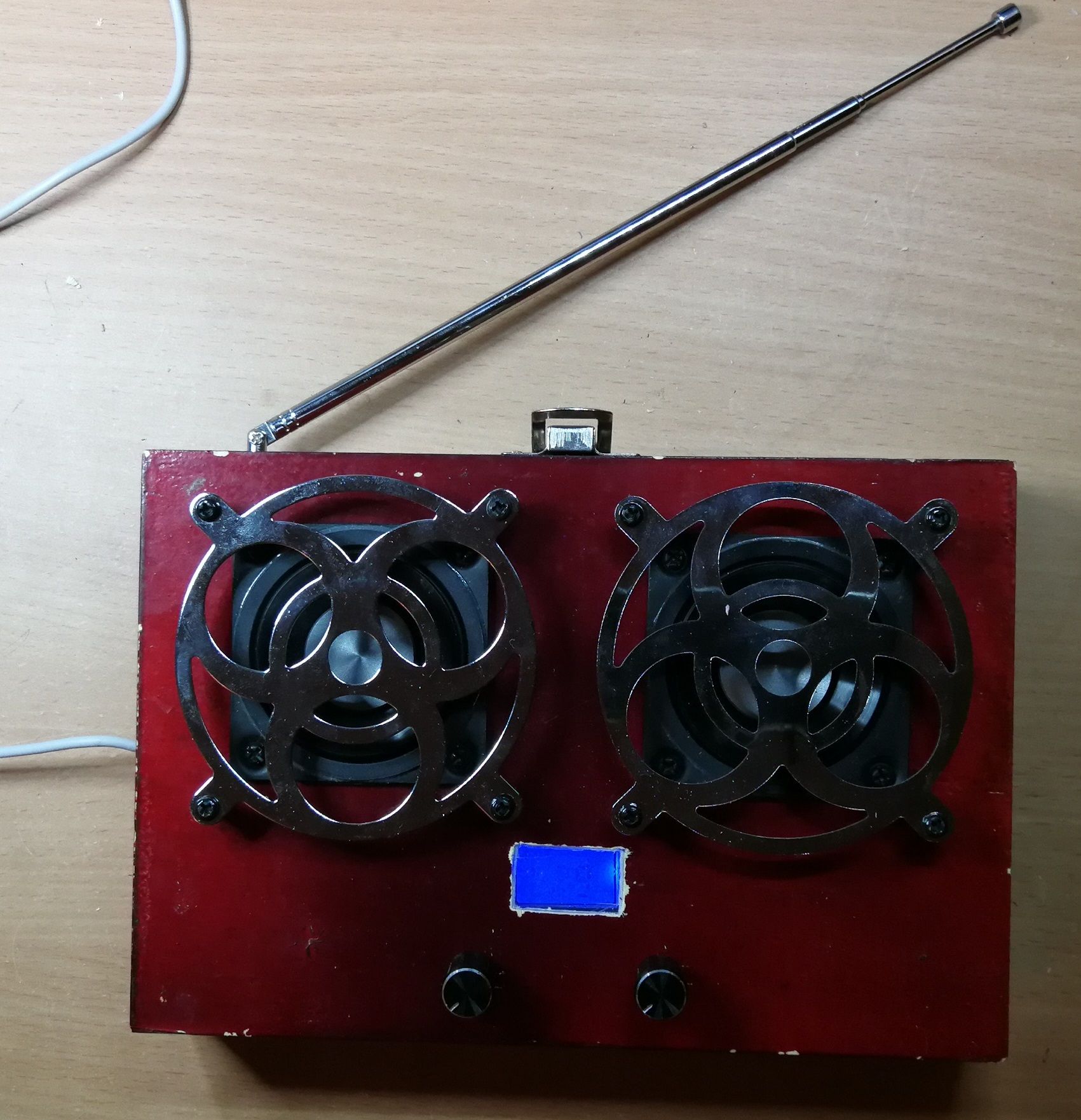 Simple DIY Retro Radio : 3 Steps - Instructables