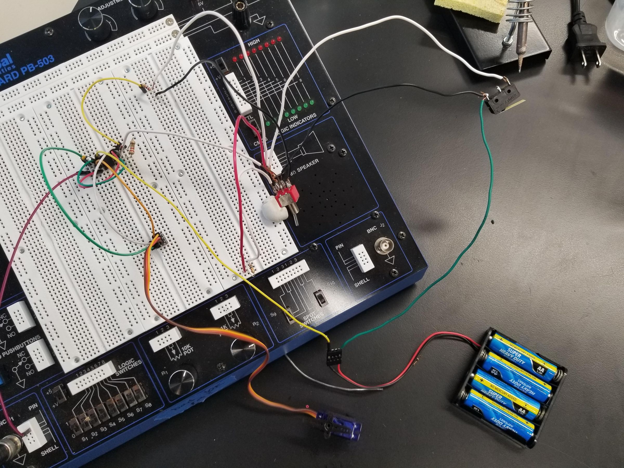 Useless Machine Using 555 Timer : 5 Steps (with Pictures) - Instructables