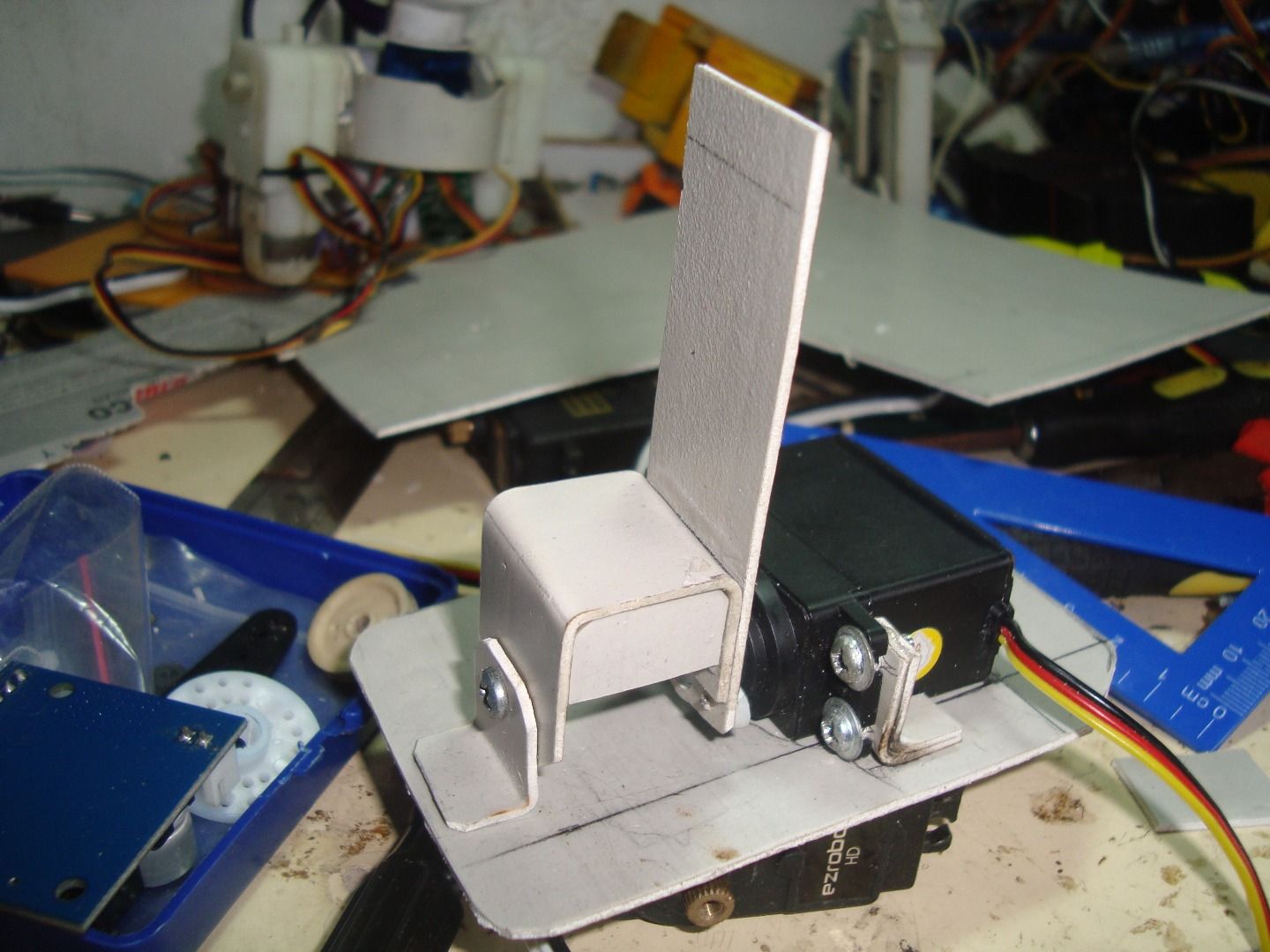 Making Humanoid Robot : 5 Steps - Instructables