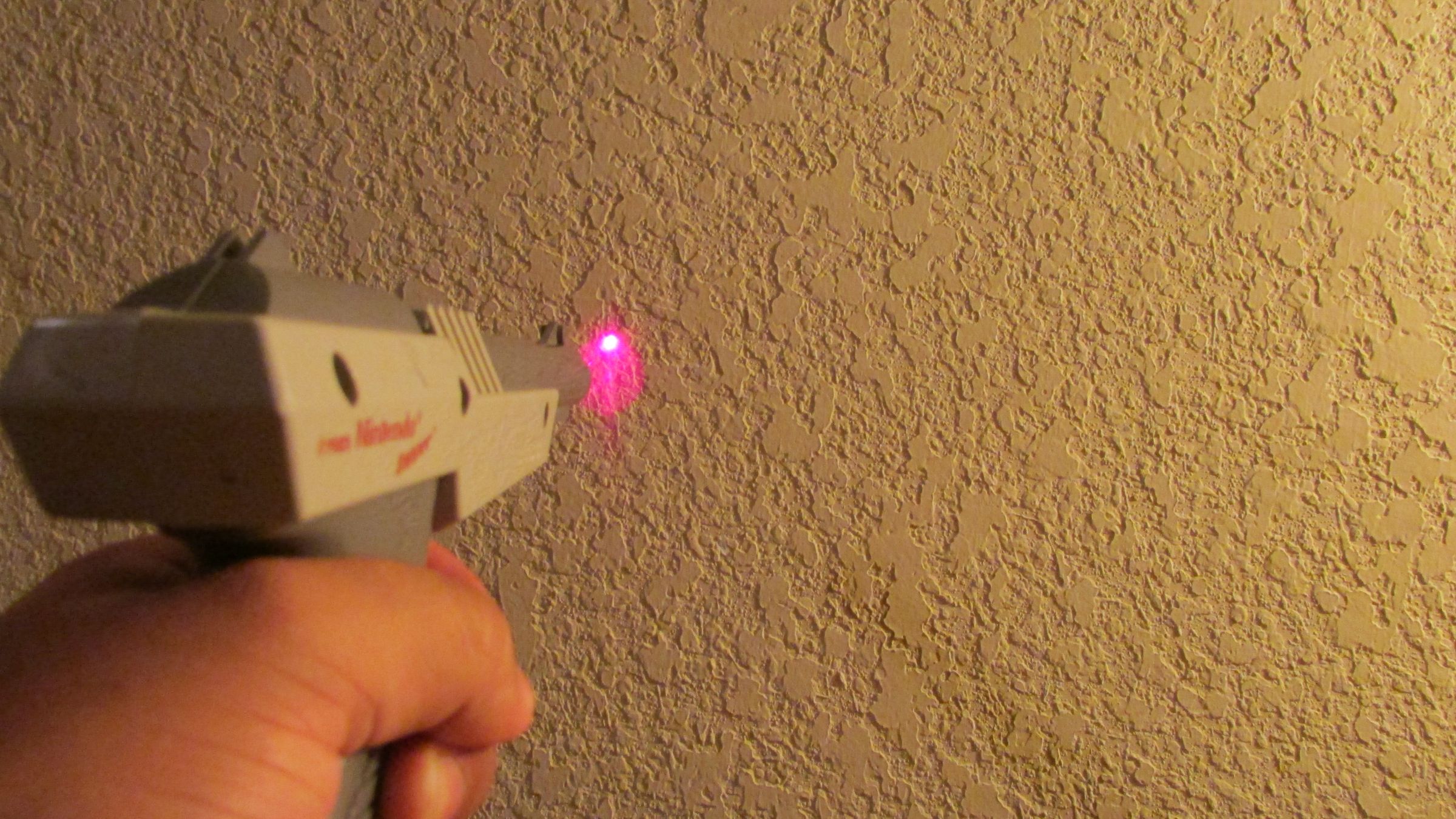 Nintendo Laser Zapper - No Solder : 4 Steps - Instructables
