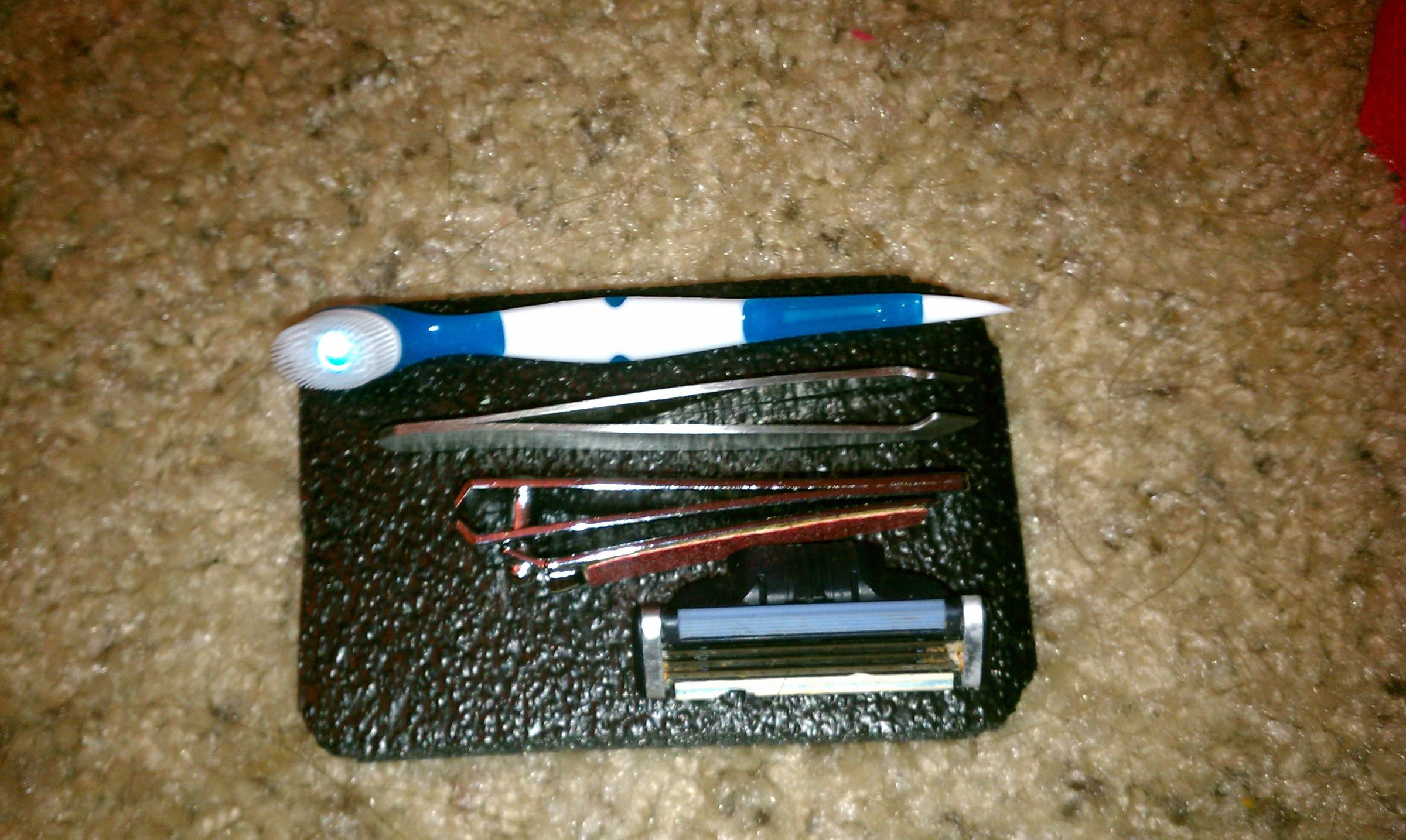 Stealthy Altoids Tin Grooming Kit : 4 Steps - Instructables