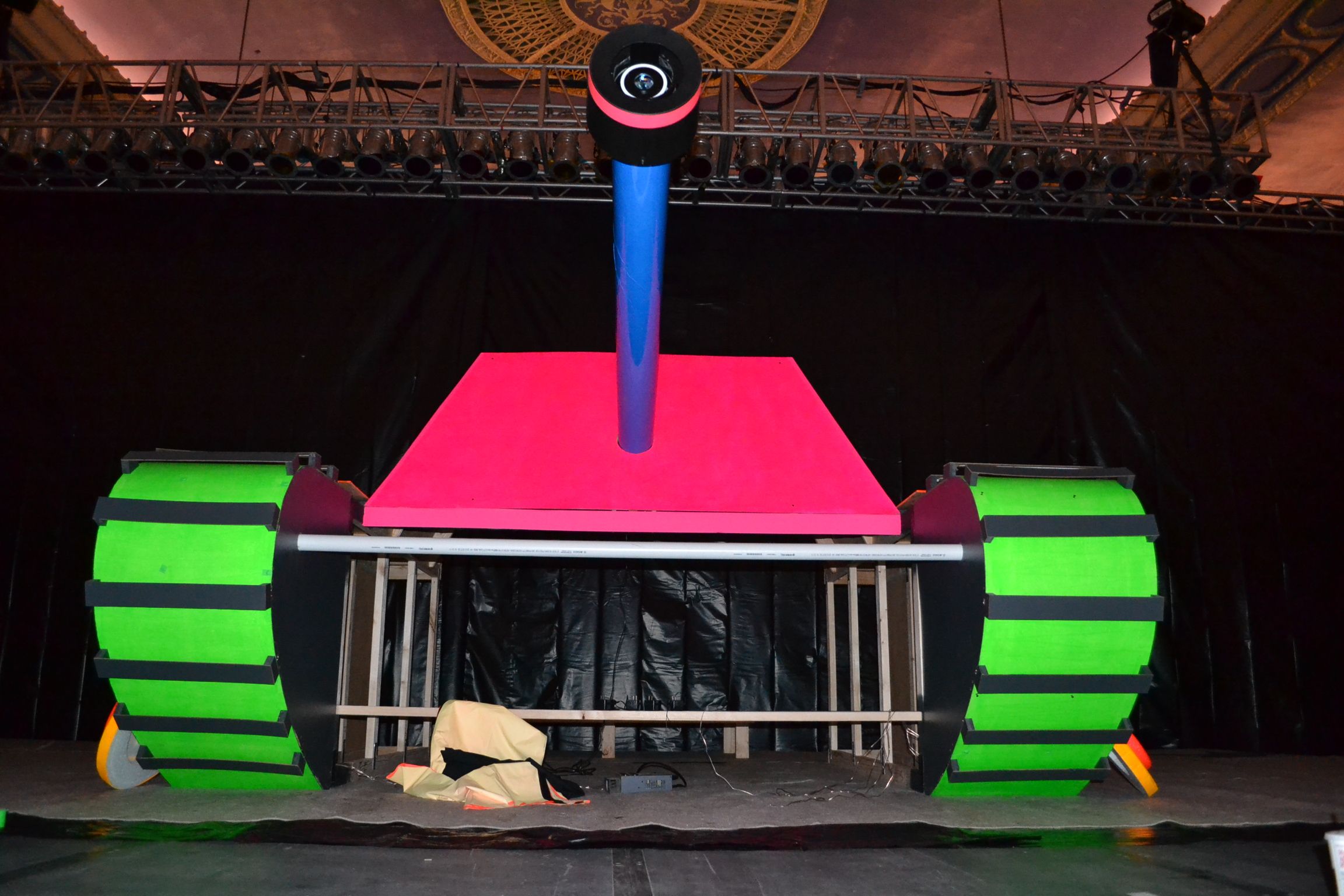 Giant Toy Tank DJ Booth : 4 Steps (with Pictures) - Instructables